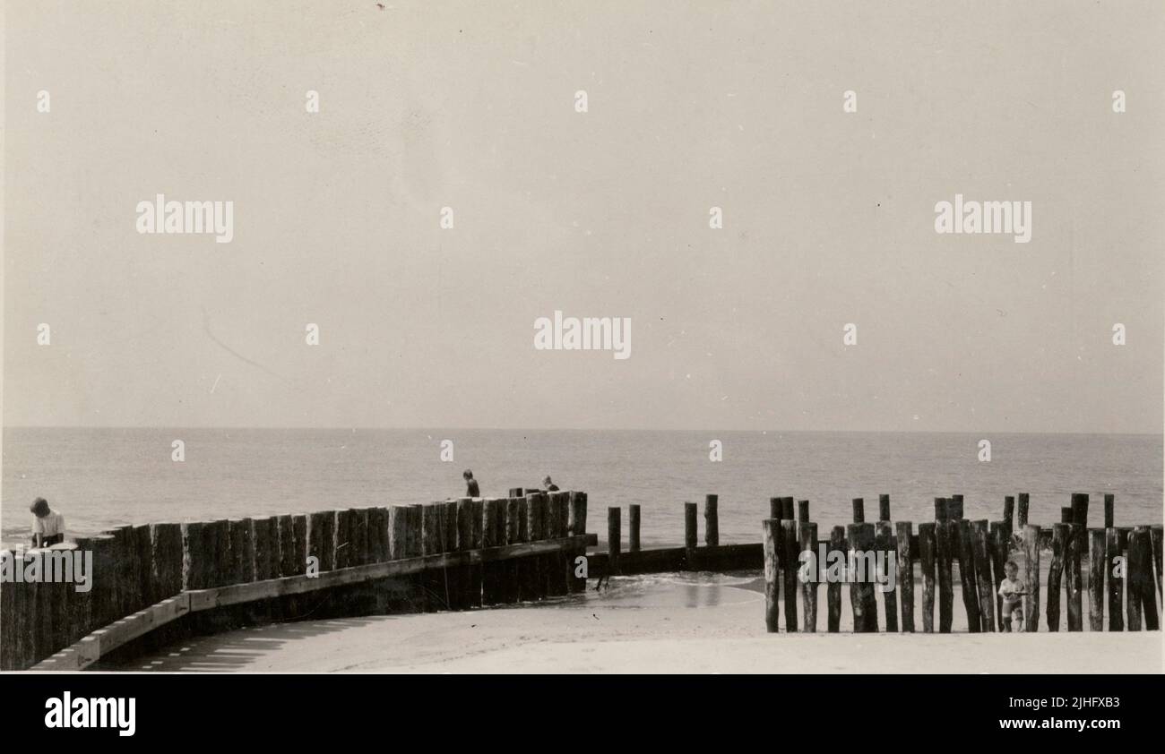 Former lighthouse shore station hi-res stock photography and images - Alamy