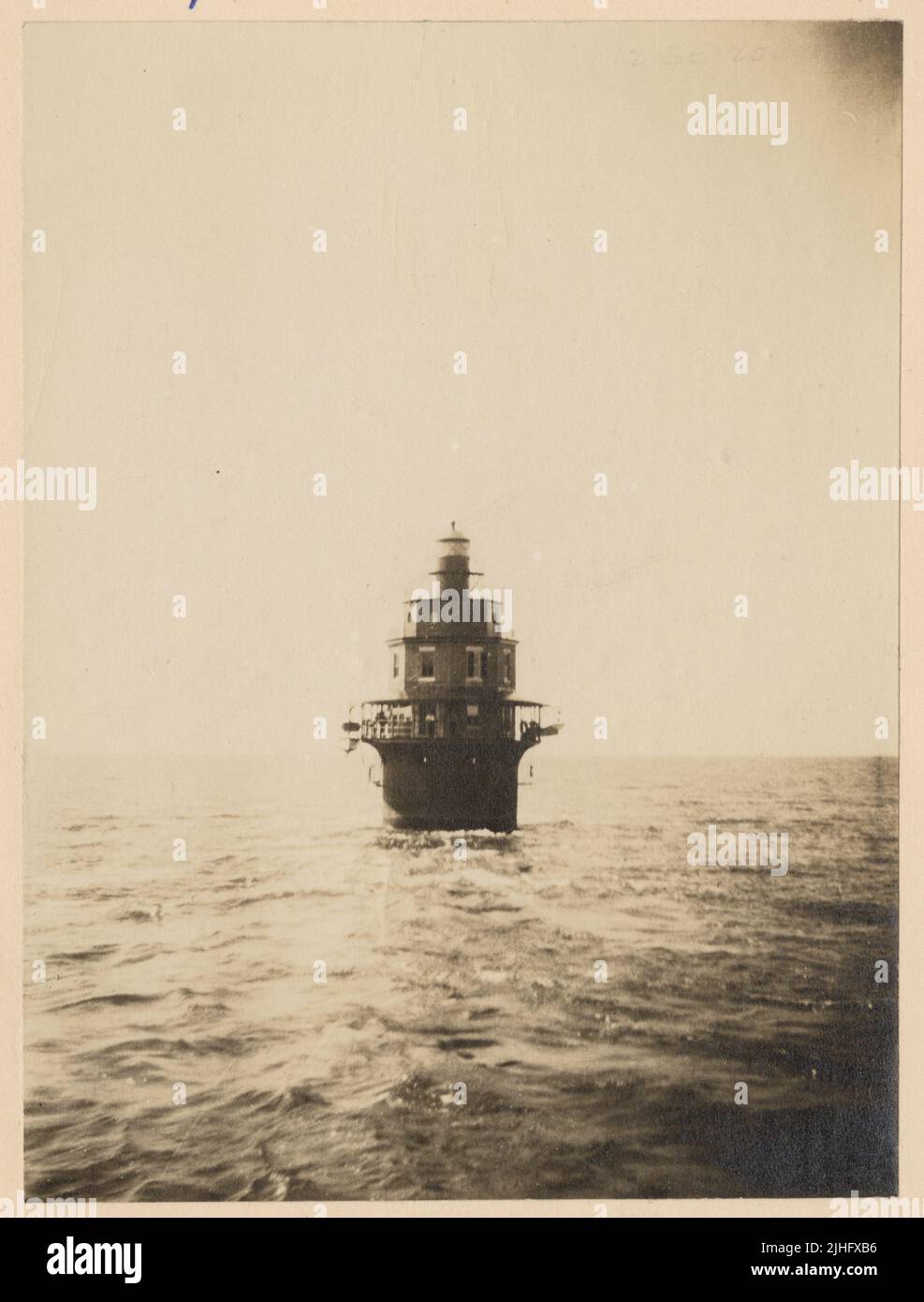 Elbow of cross ledge lighthouse hi-res stock photography and images - Alamy