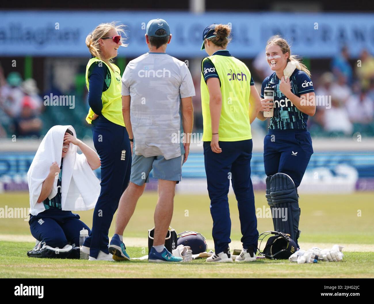 Tammy beaumont england and emma lamb england hi-res stock photography ...