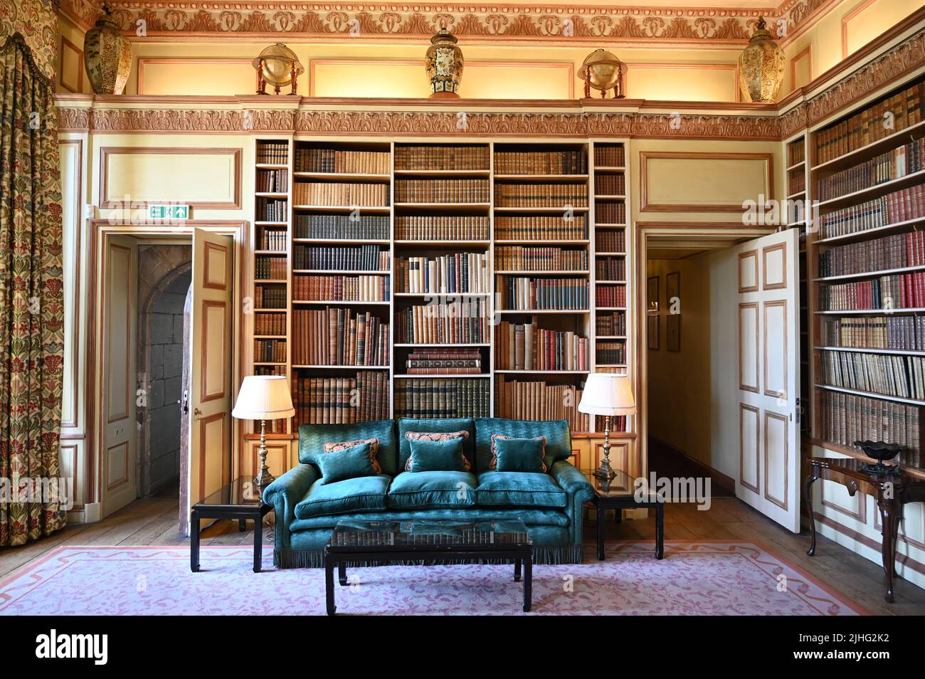 Book shelves at Leeds Castle Stock Photo - Alamy