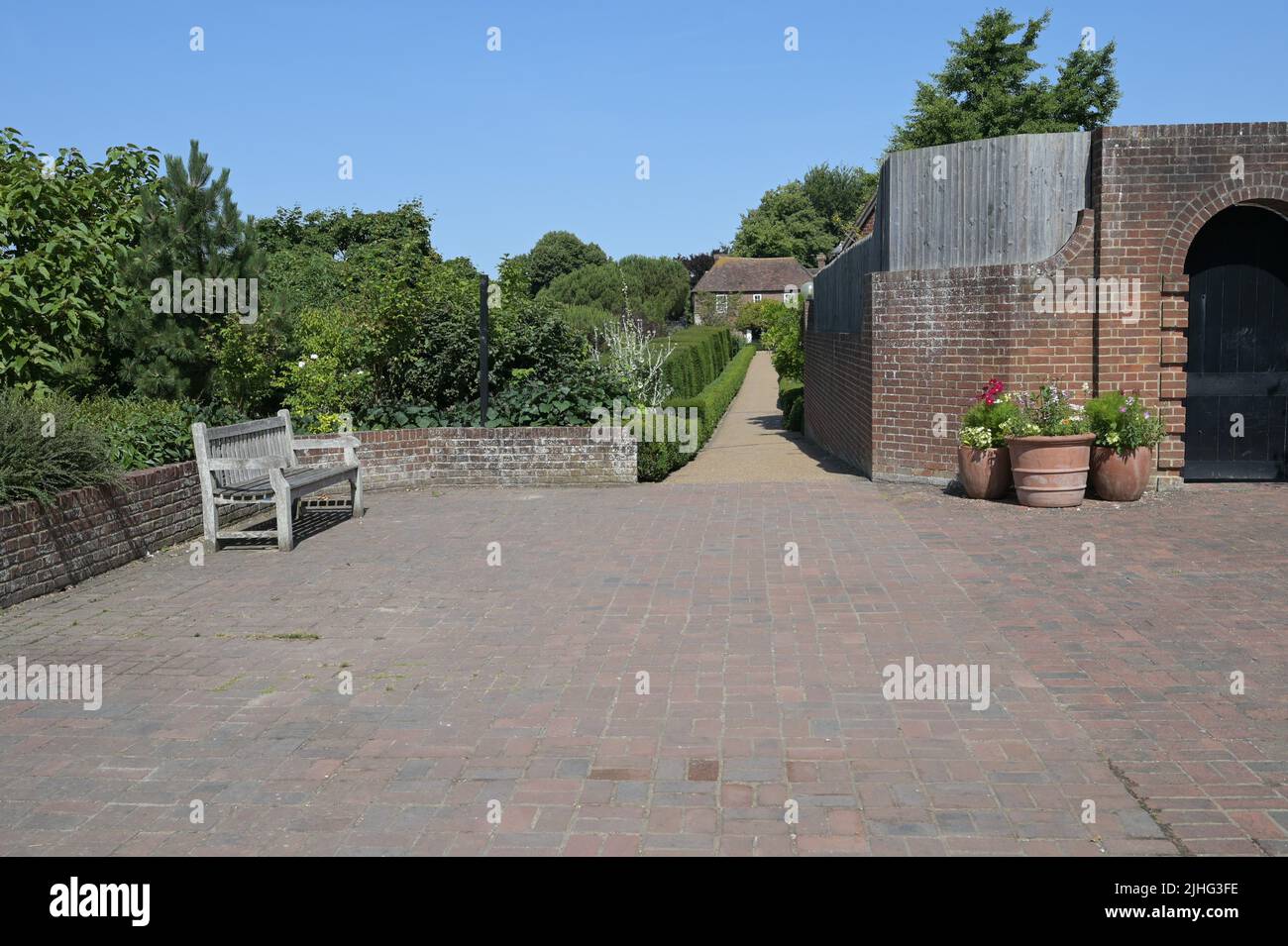 An English country cottage at Leeds castle Stock Photo - Alamy