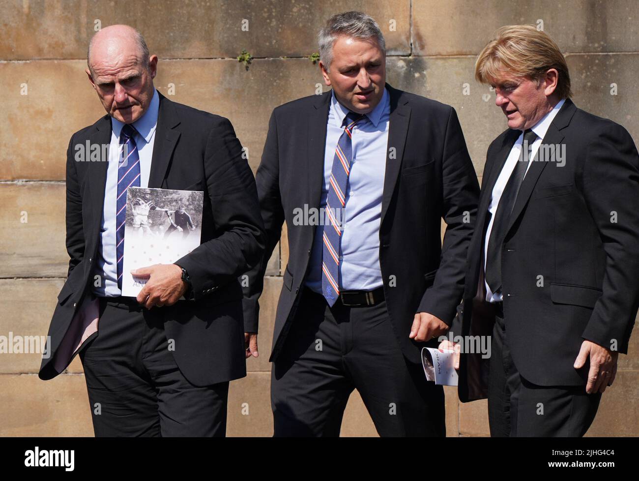 Former Rangers players Gordon Durie (left) and Stuart McCall (right ...