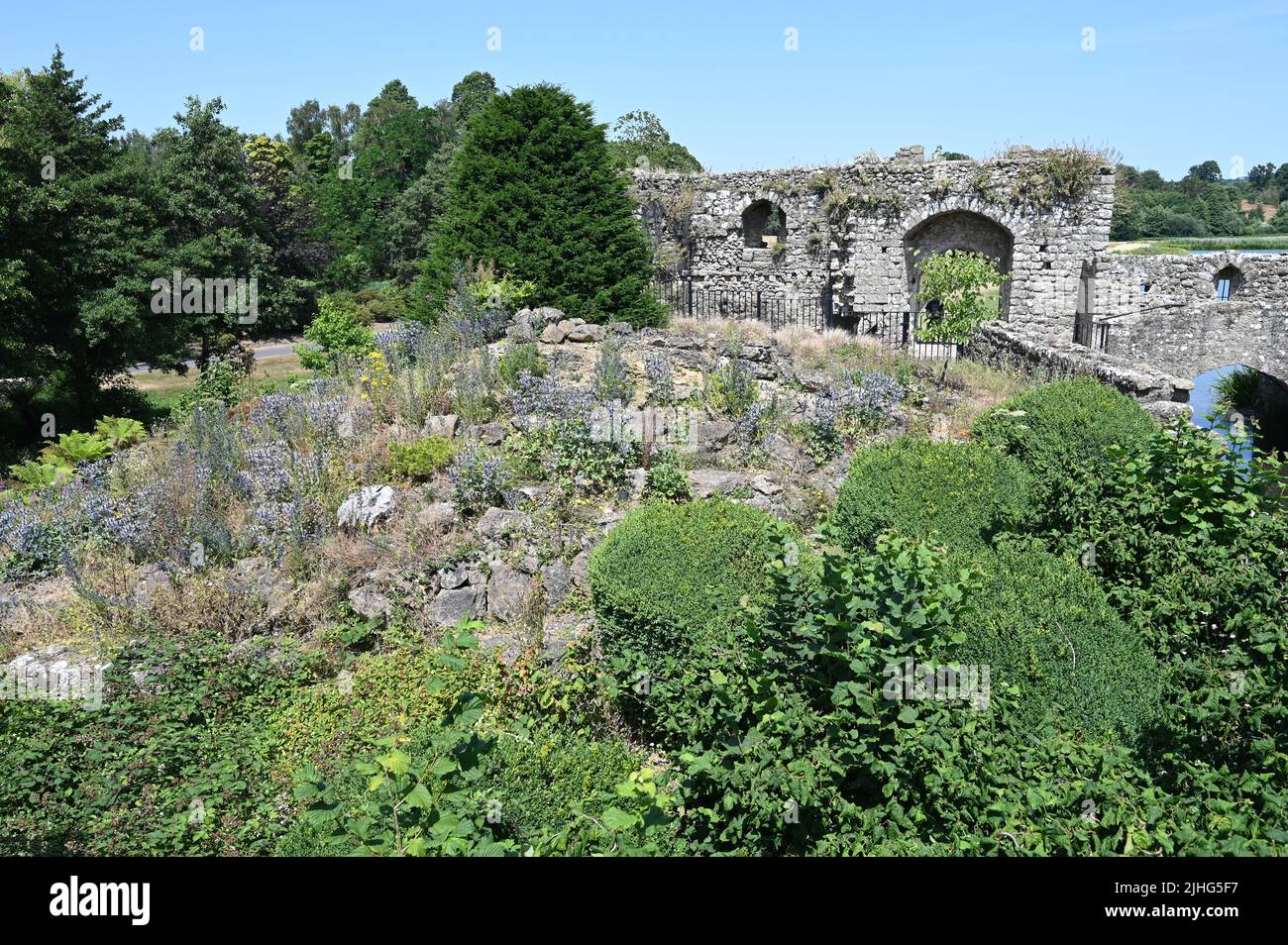 A ruined entrance gate at an English castle Stock Photo - Alamy