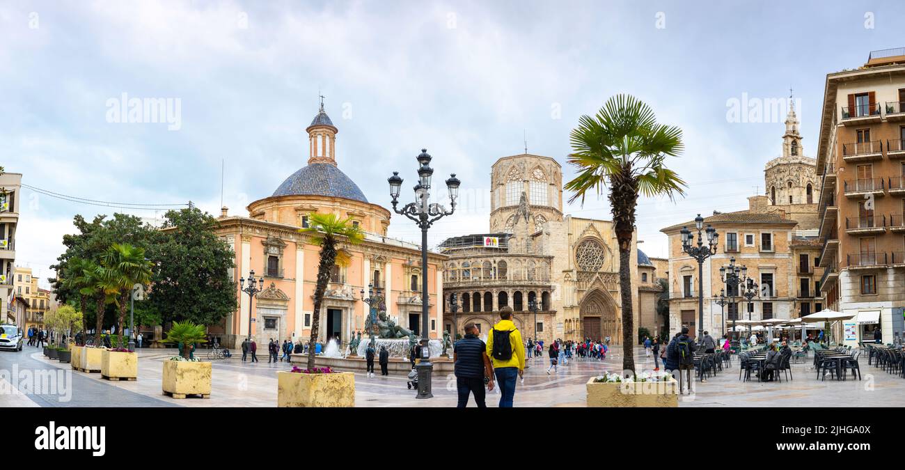VALENCIA, SPAIN - NOV 18, 2021: Evening panoramic view of Square of ...
