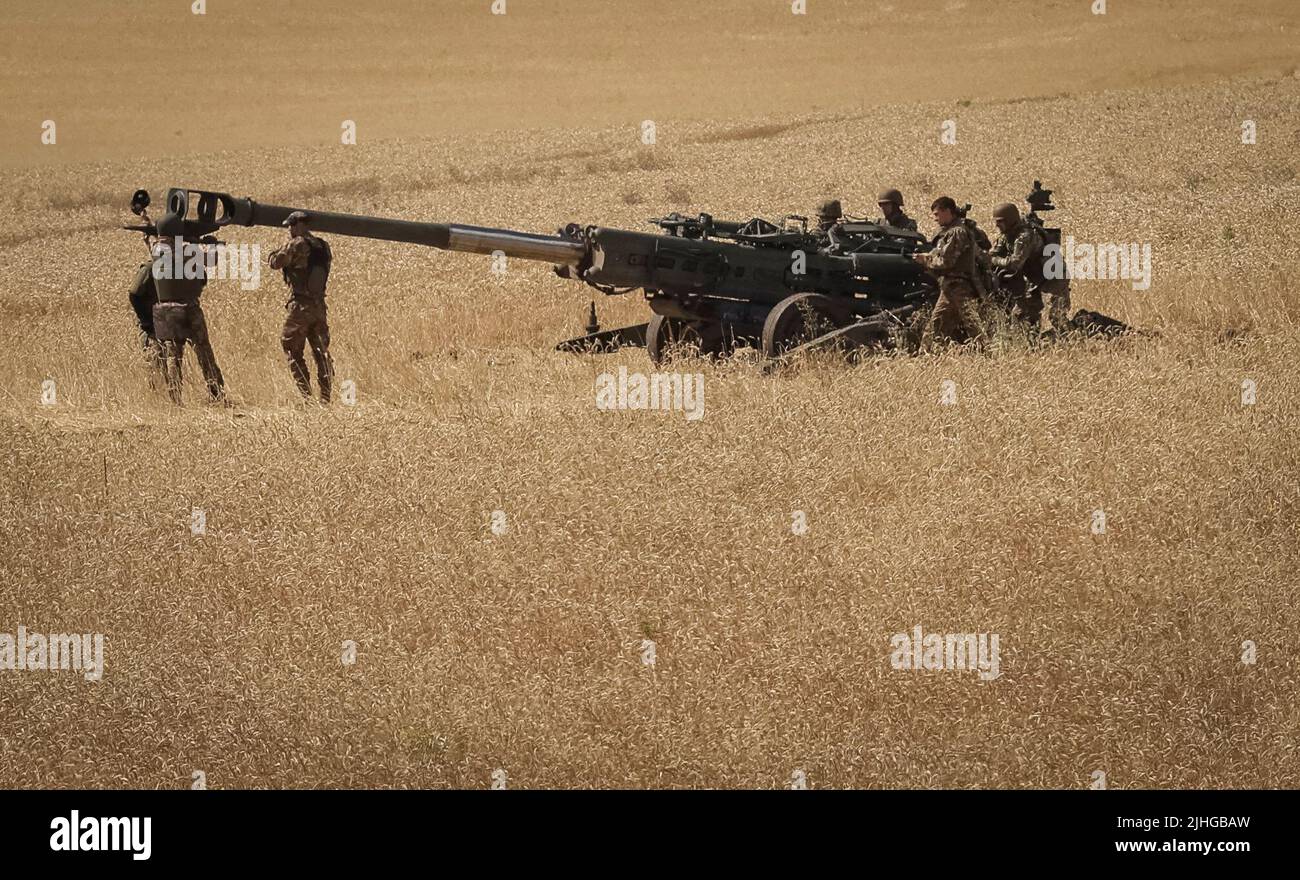 M777 howitzer ukraine hi-res stock photography and images - Alamy