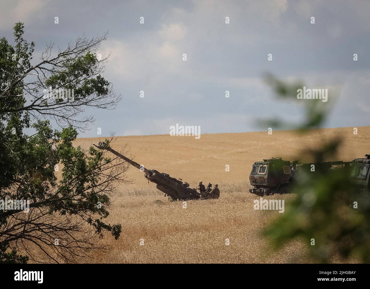M777 howitzer ukraine hi-res stock photography and images - Alamy