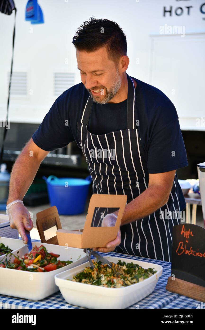 Outdoor Catering staff Stock Photo - Alamy