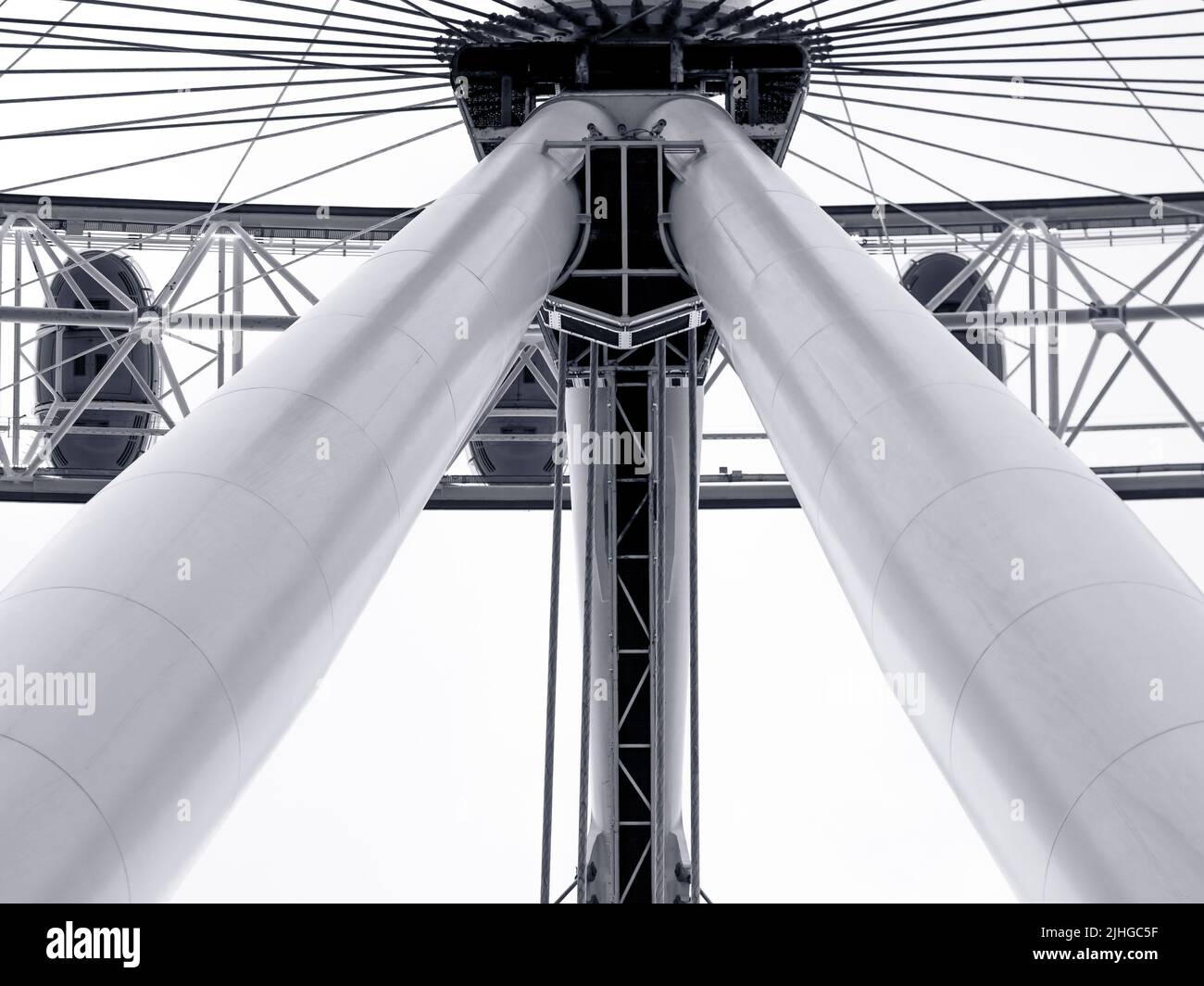 London eye, detail, in black and white, vue straight up Stock Photo - Alamy