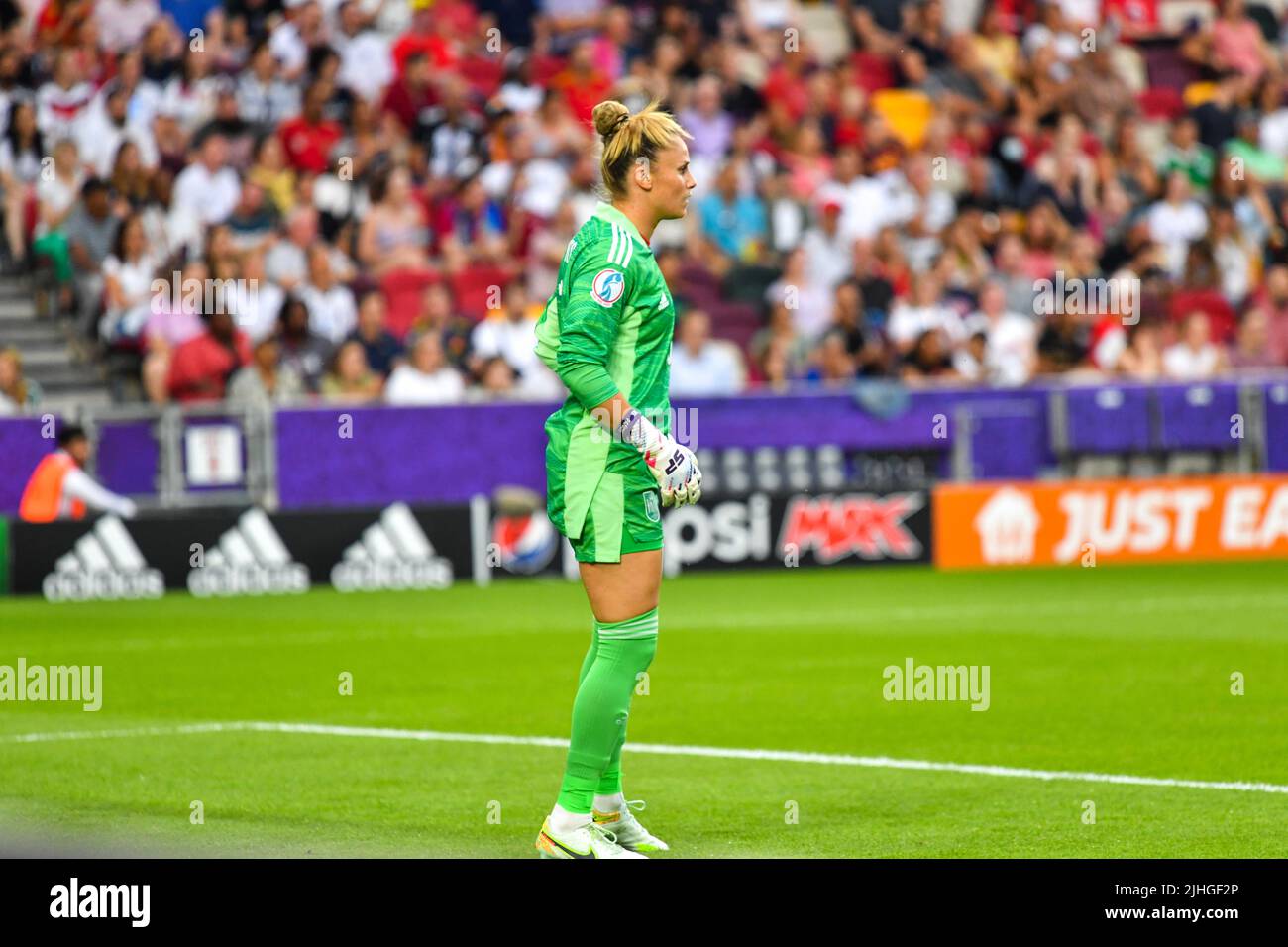 Brentford, UK. 12th July, 2022. Sandra Panos, keeper of Spain during ...