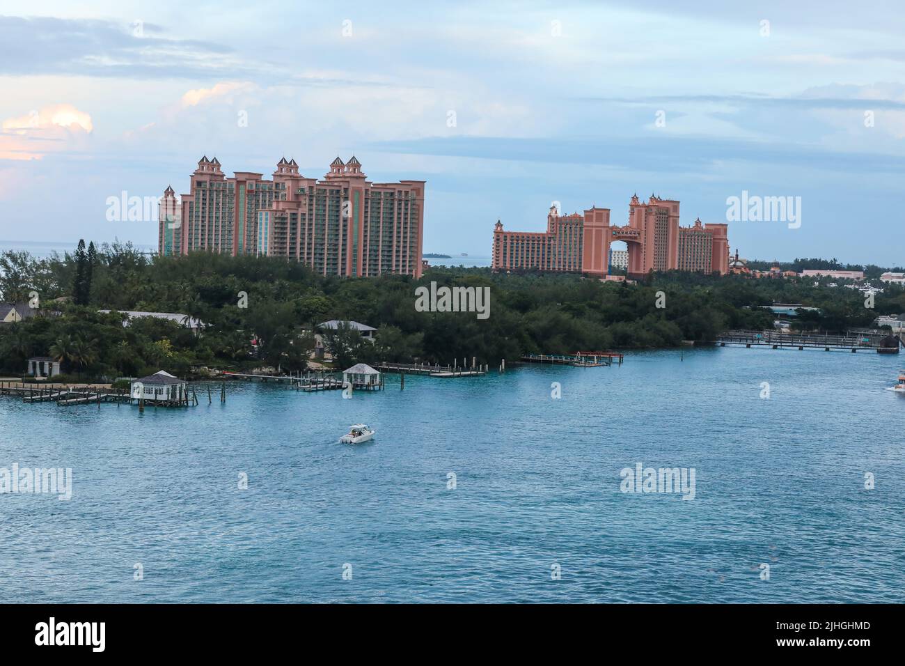 Aerial view atlantis beach paradise hi-res stock photography and images ...