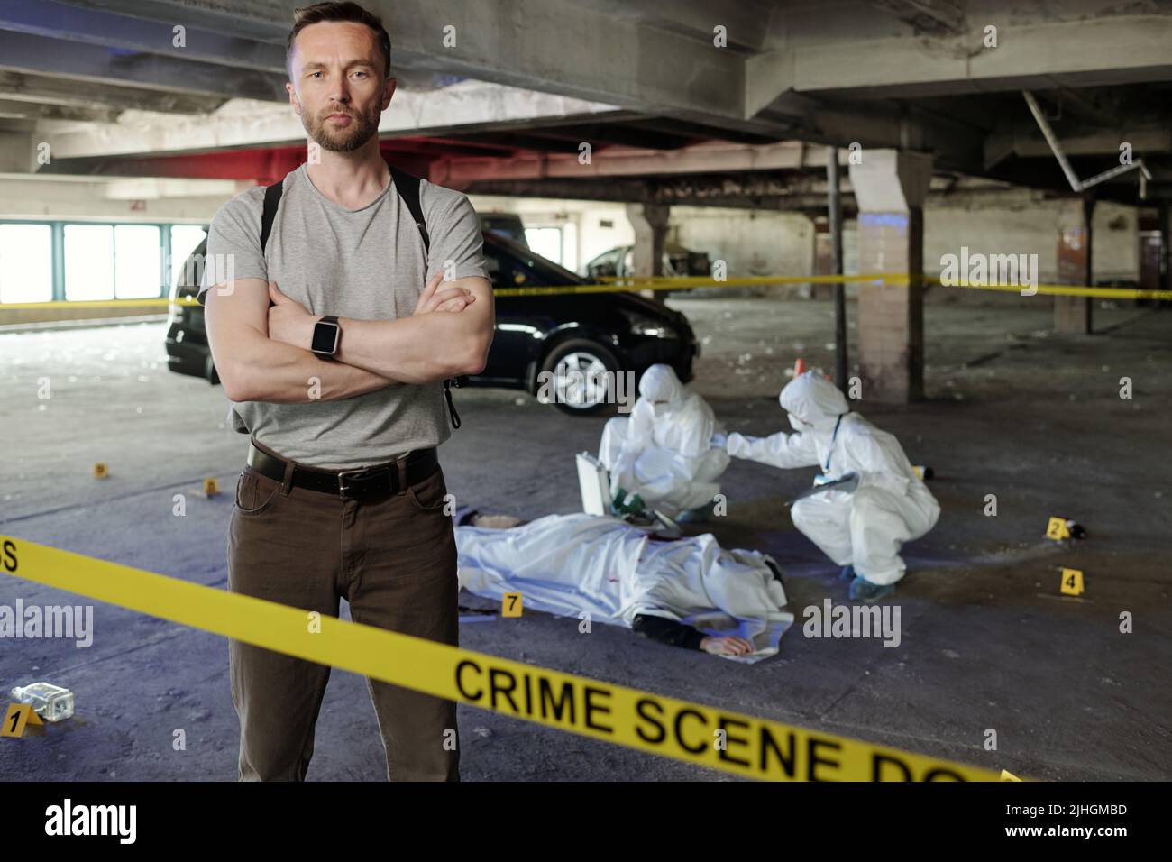 Forensic experts scene hi-res stock photography and images - Alamy