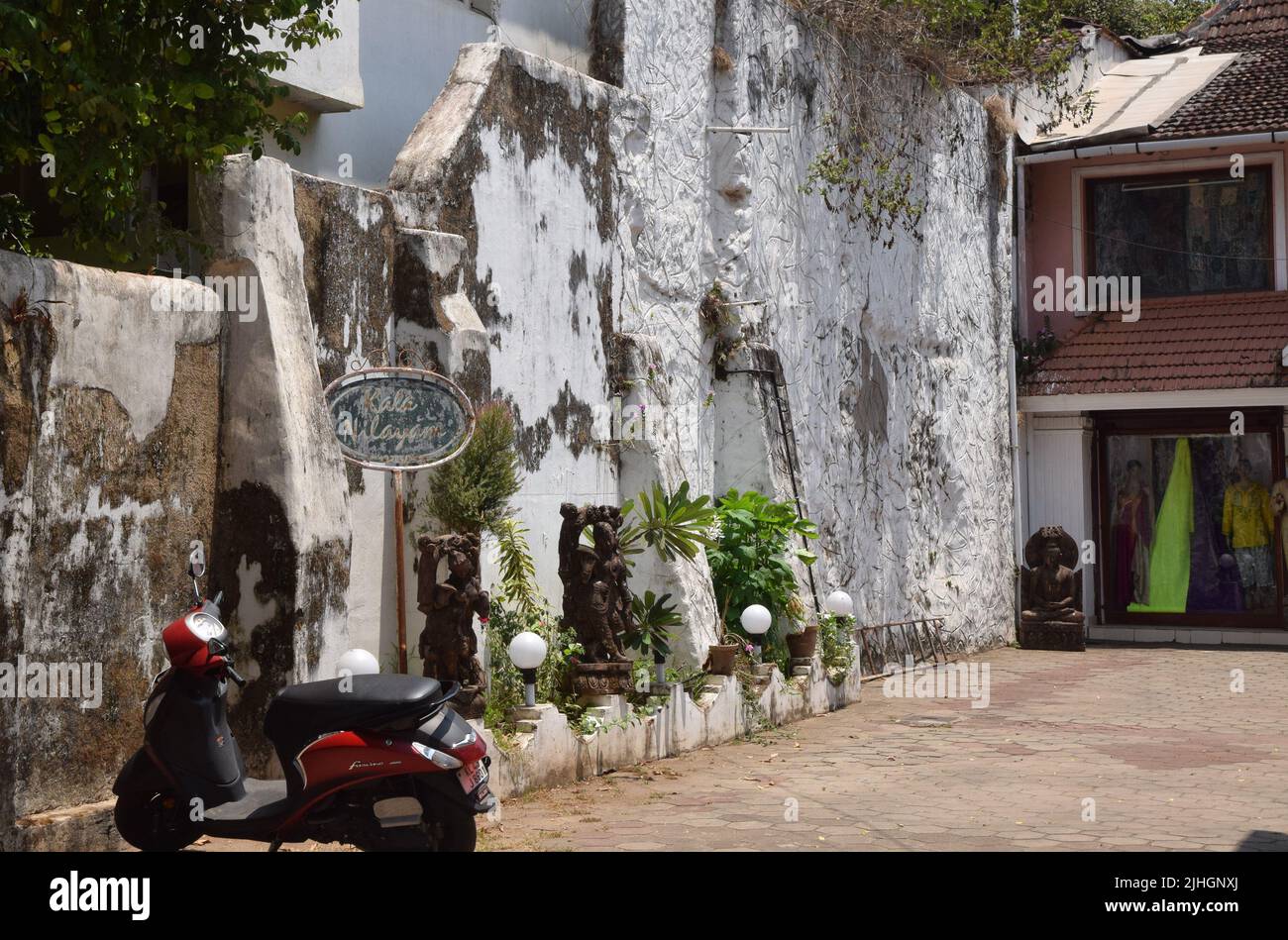 Shops in kerala hi-res stock photography and images - Alamy