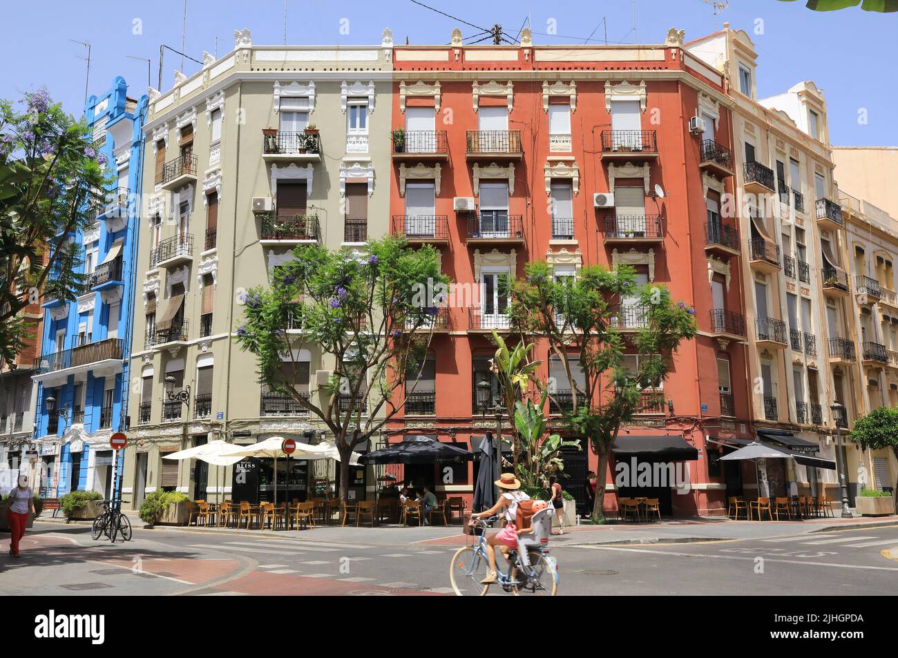 Russafa, Valencia's trendy neighbourhood and cultural and artistic hub ...