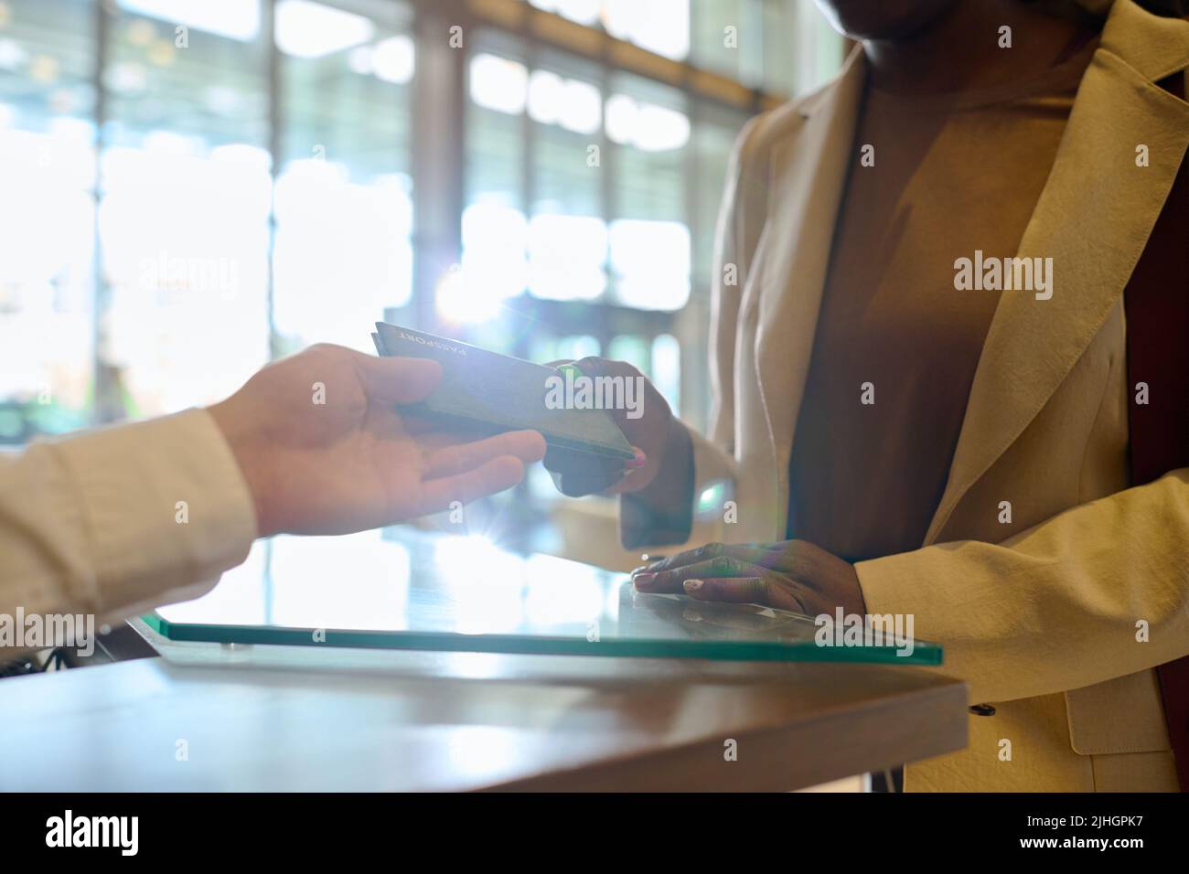 Woman guest counter hi-res stock photography and images - Alamy