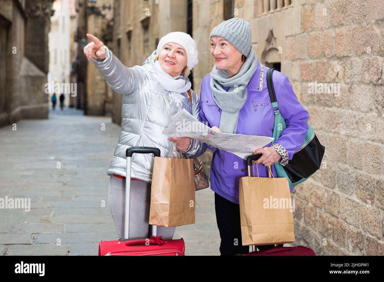 Retired travellers hi-res stock photography and images - Alamy