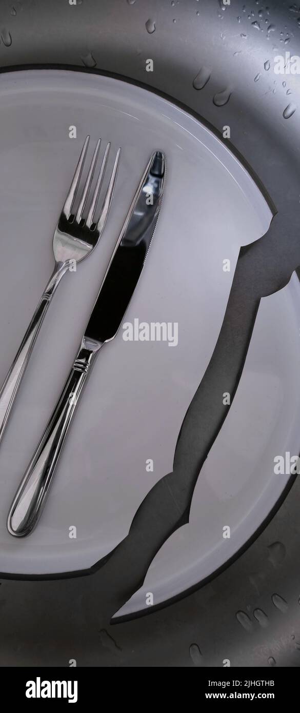 Broken dishes hi-res stock photography and images - Alamy