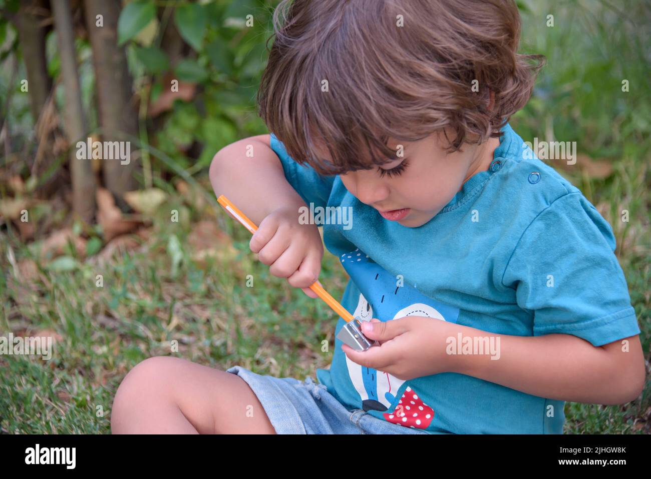 Elementary school age boys love to paint in parks. Boys are drawing ...