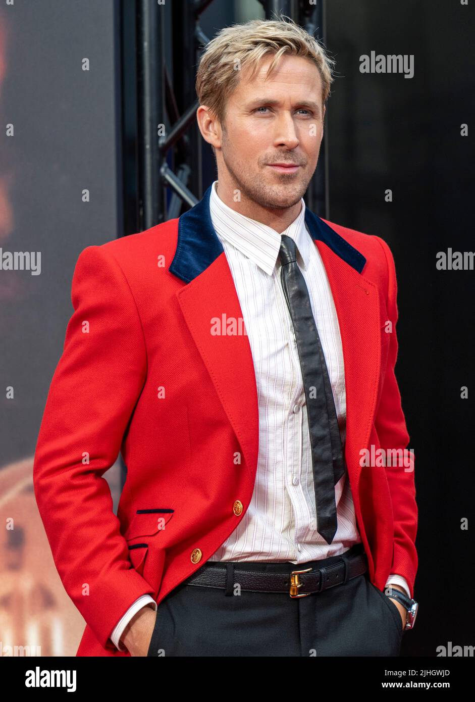The gray man ryan gosling hi-res stock photography and images - Alamy