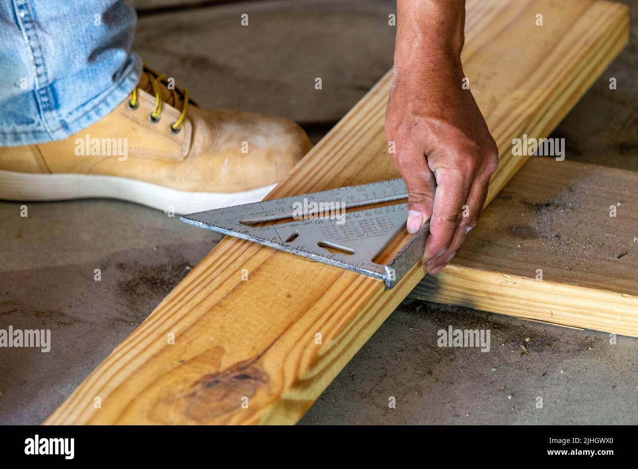 Measuring a tree triangle hi-res stock photography and images - Alamy
