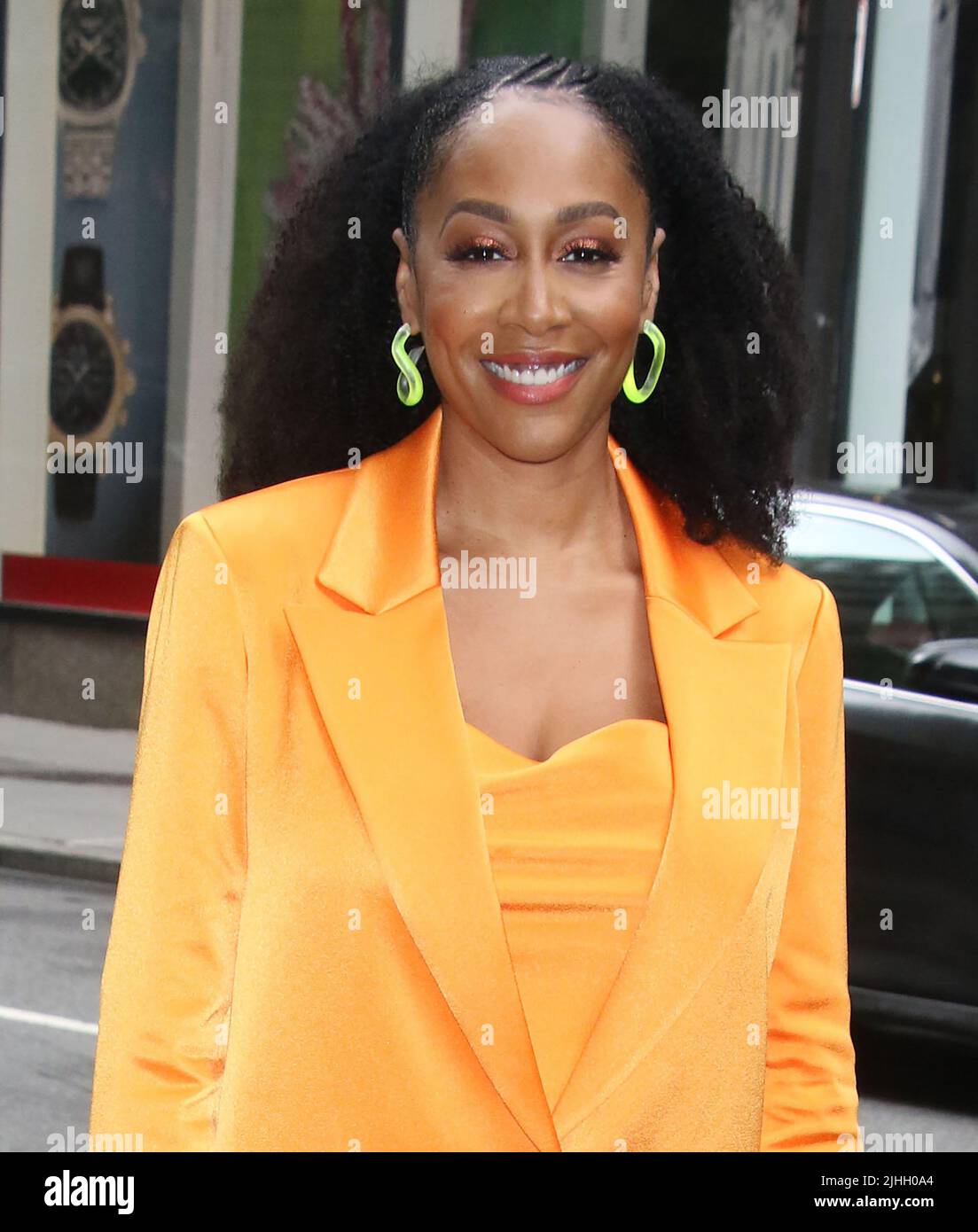 Simone Missick on New York Live to talk about 3rd season of All Rise ...