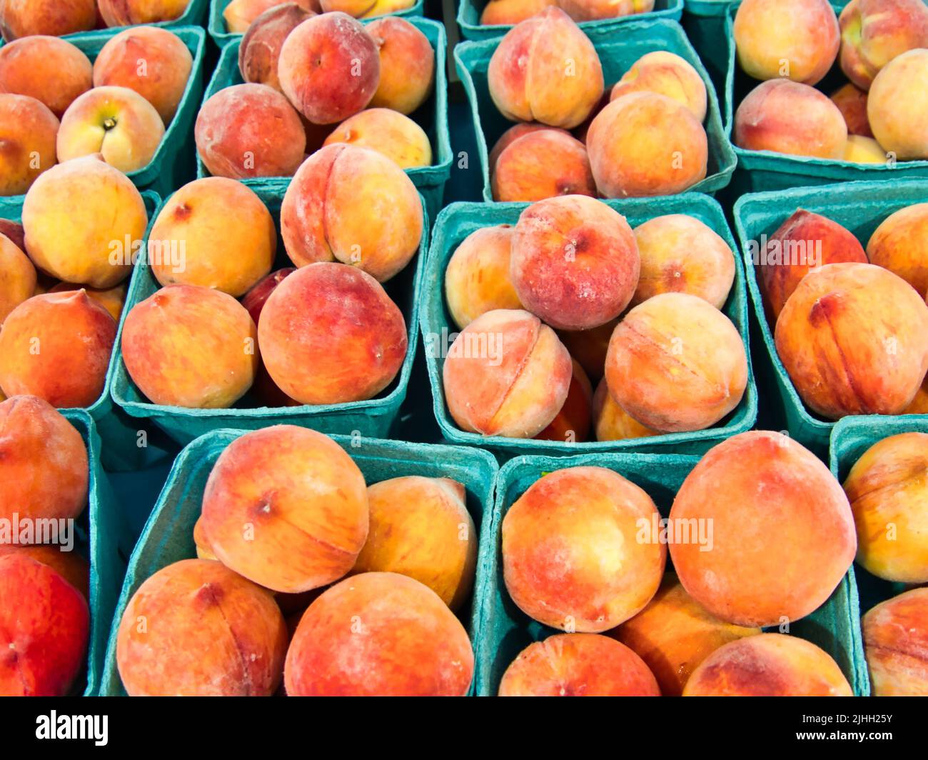 Beautiful peaches hi-res stock photography and images - Alamy