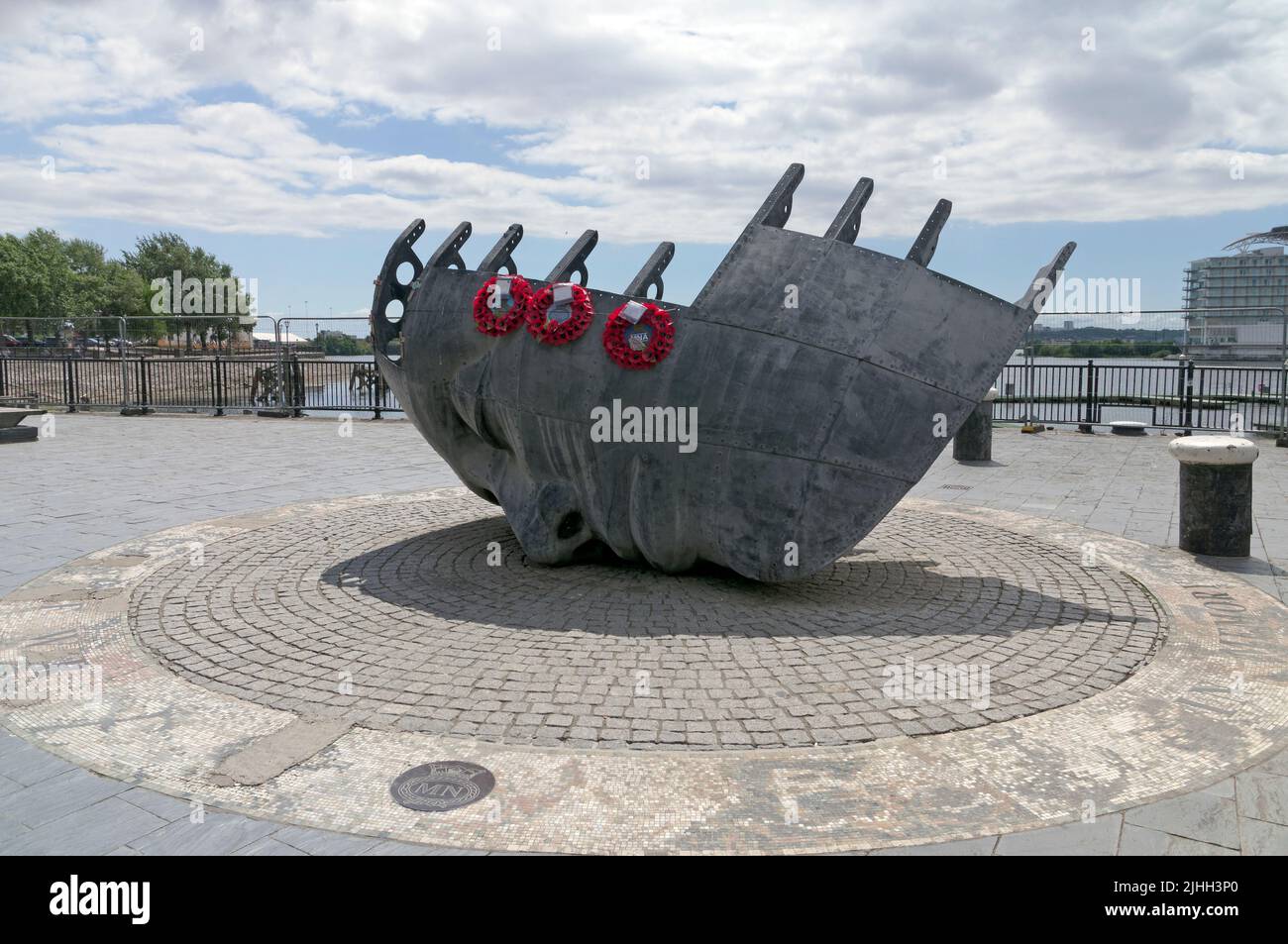 Merchant Seamens Memorial, outside the Welsh Assembly Building, Cardiff ...