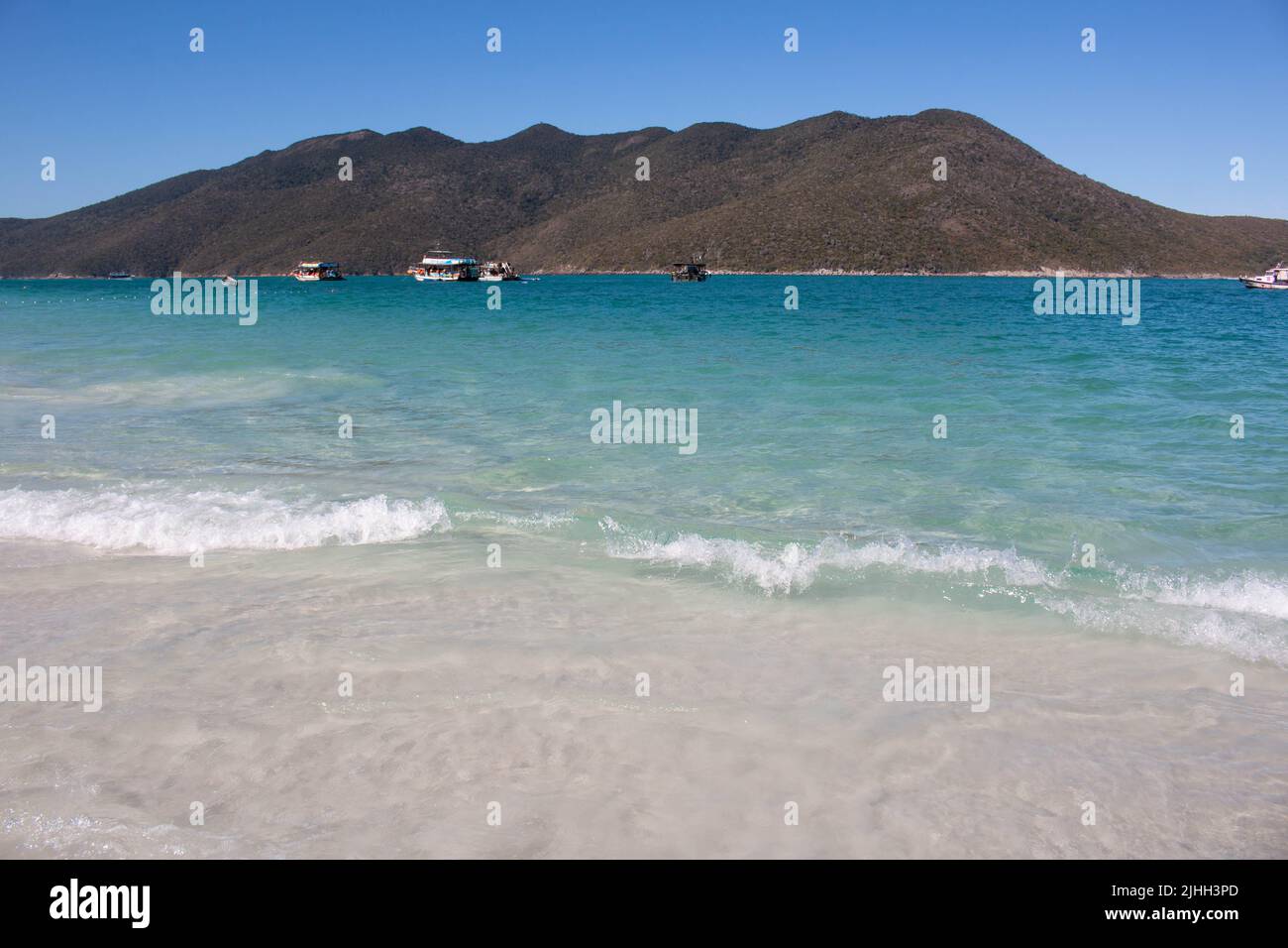 Crystalline and turquoise waters at Pontal do Atalaia beach in Cabo ...