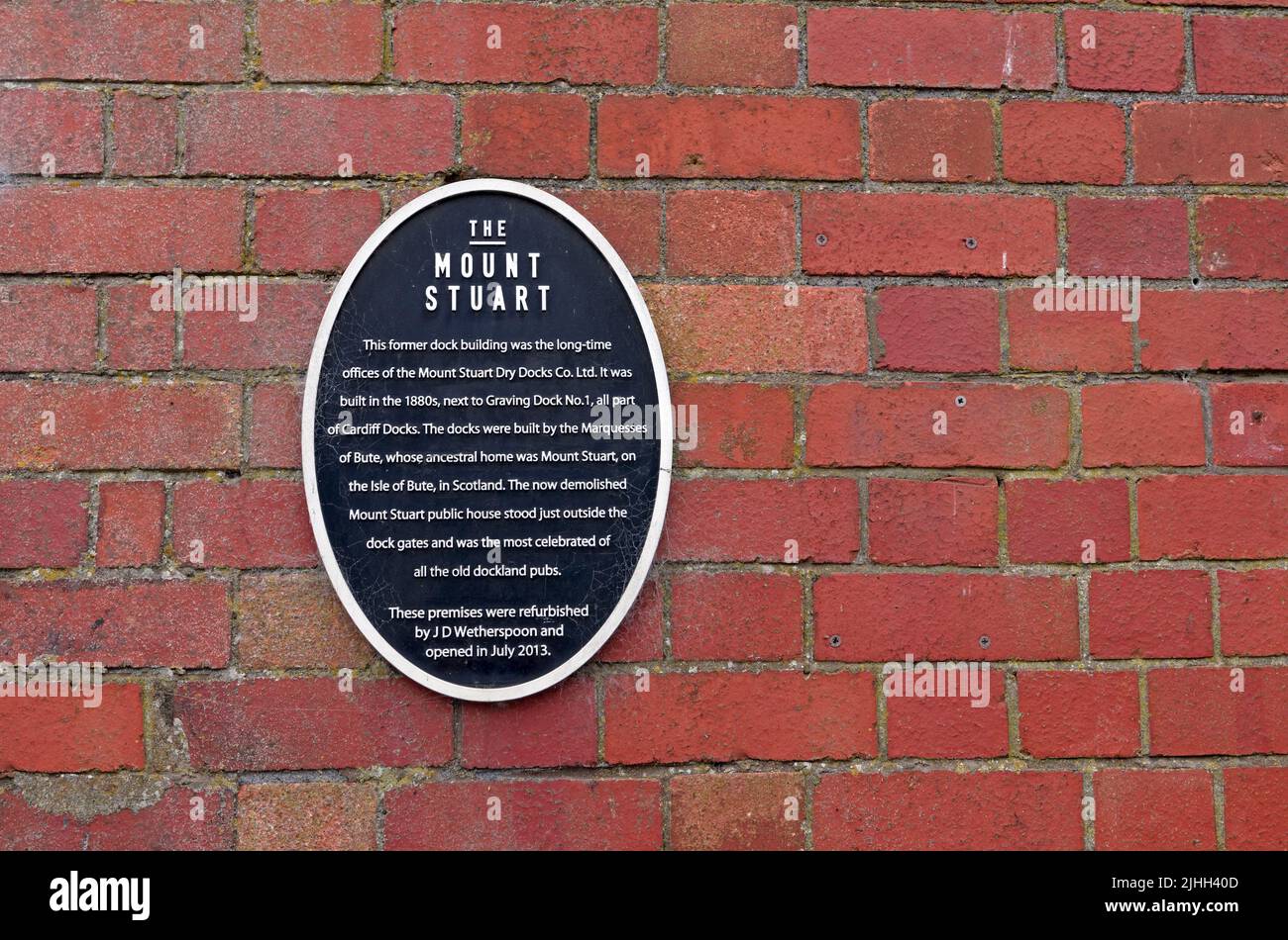 Weatherspoons sign hi-res stock photography and images - Alamy