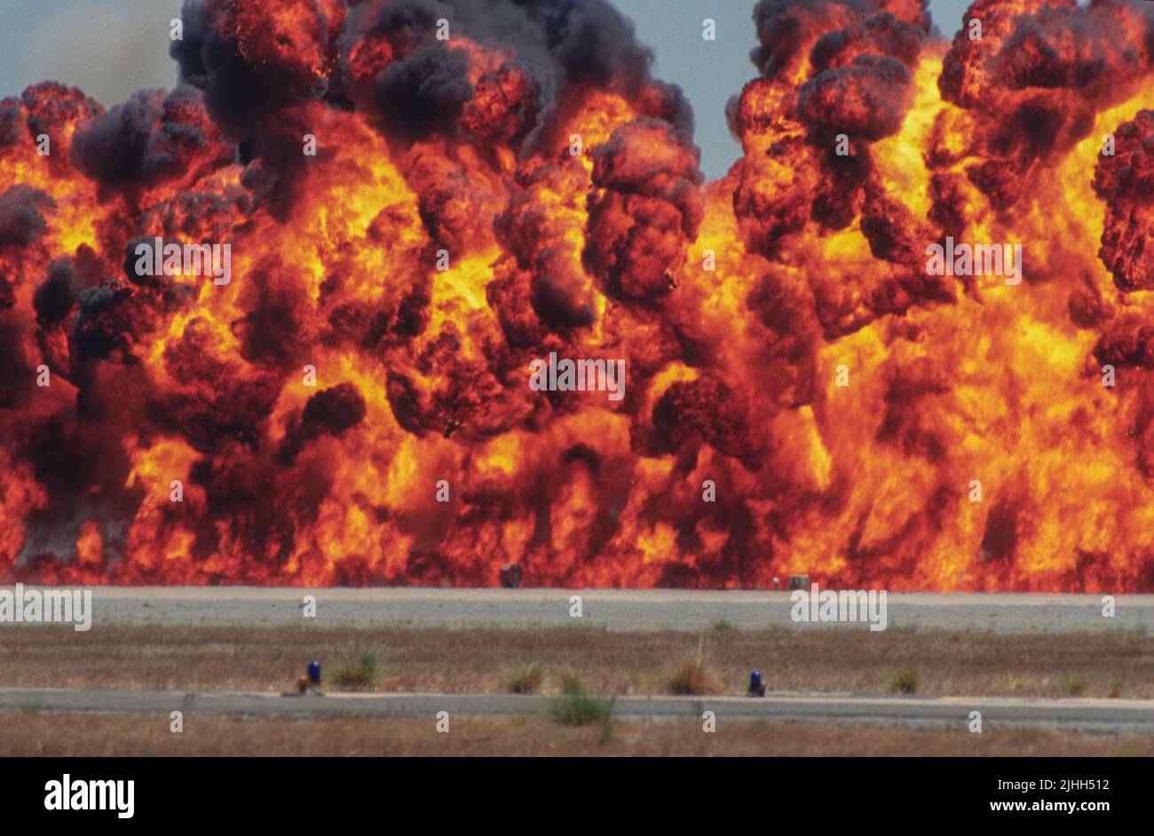 Explosives ordnance detection hi-res stock photography and images - Alamy