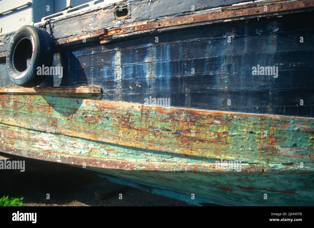 Ship hull damage hi-res stock photography and images - Alamy
