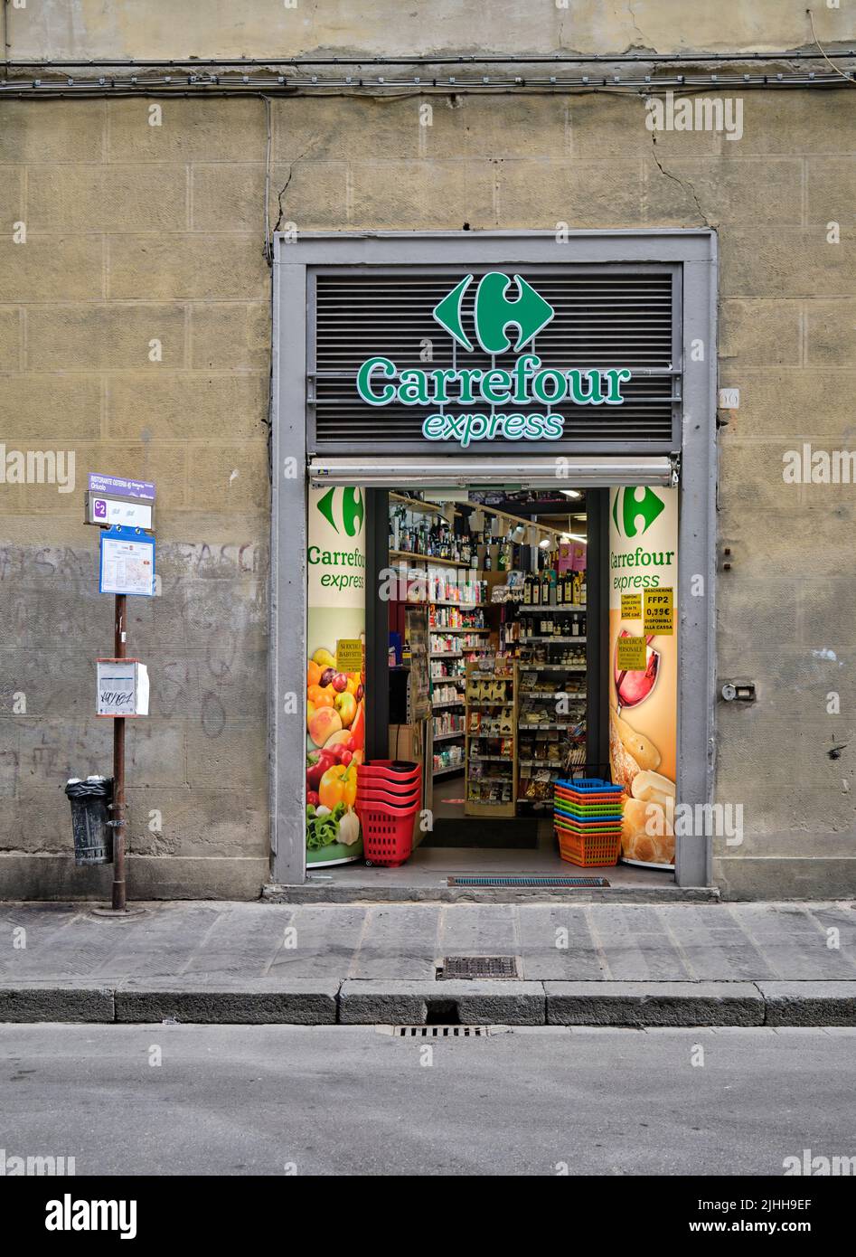 Carrefour express hi-res stock photography and images - Alamy