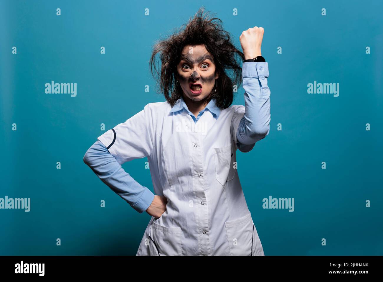 Funny face gritting teeth hi-res stock photography and images - Alamy