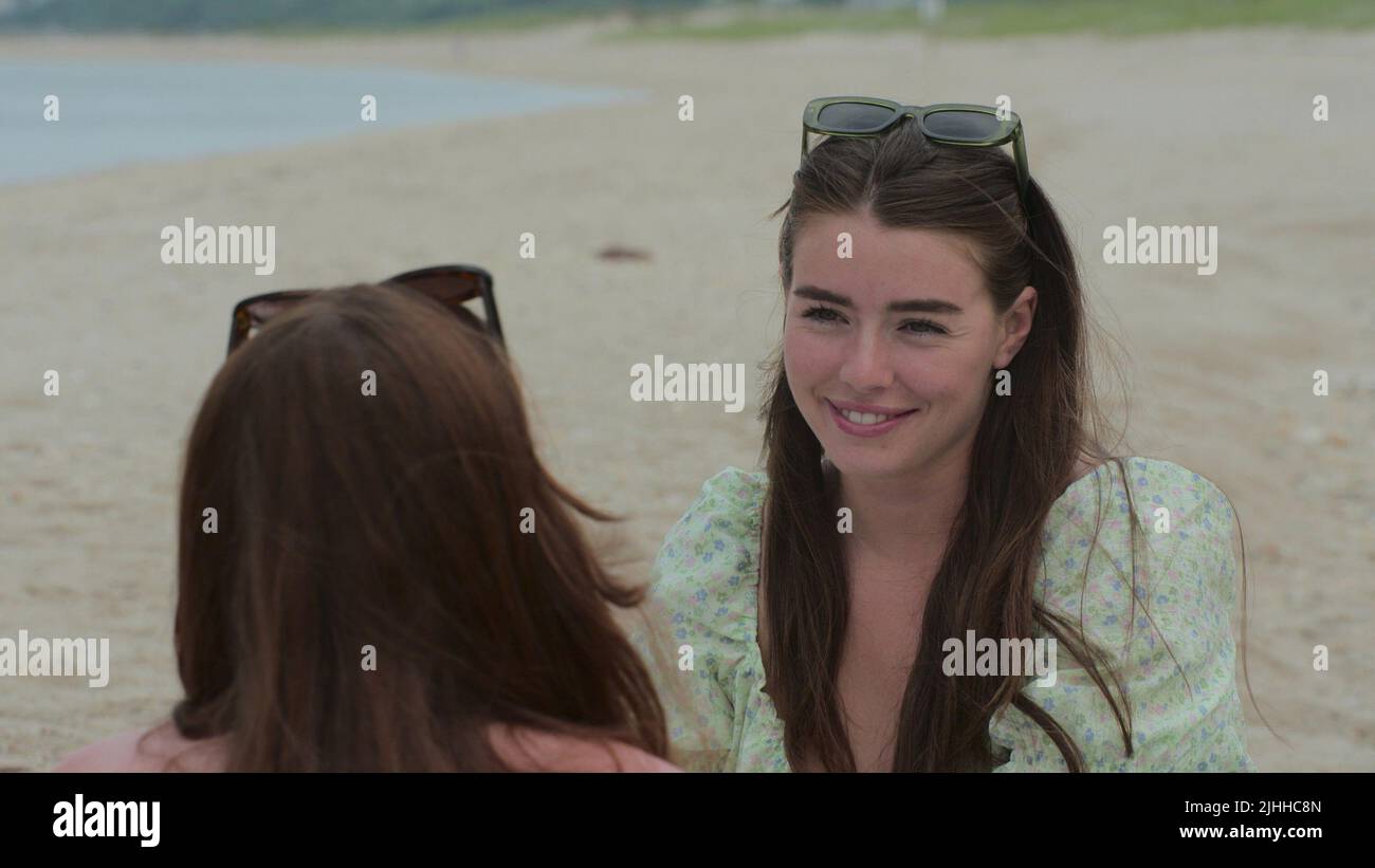 FOREVER SUMMER HAMPTONS, Lottie Evans (right), (Season 1, ep. 102 ...