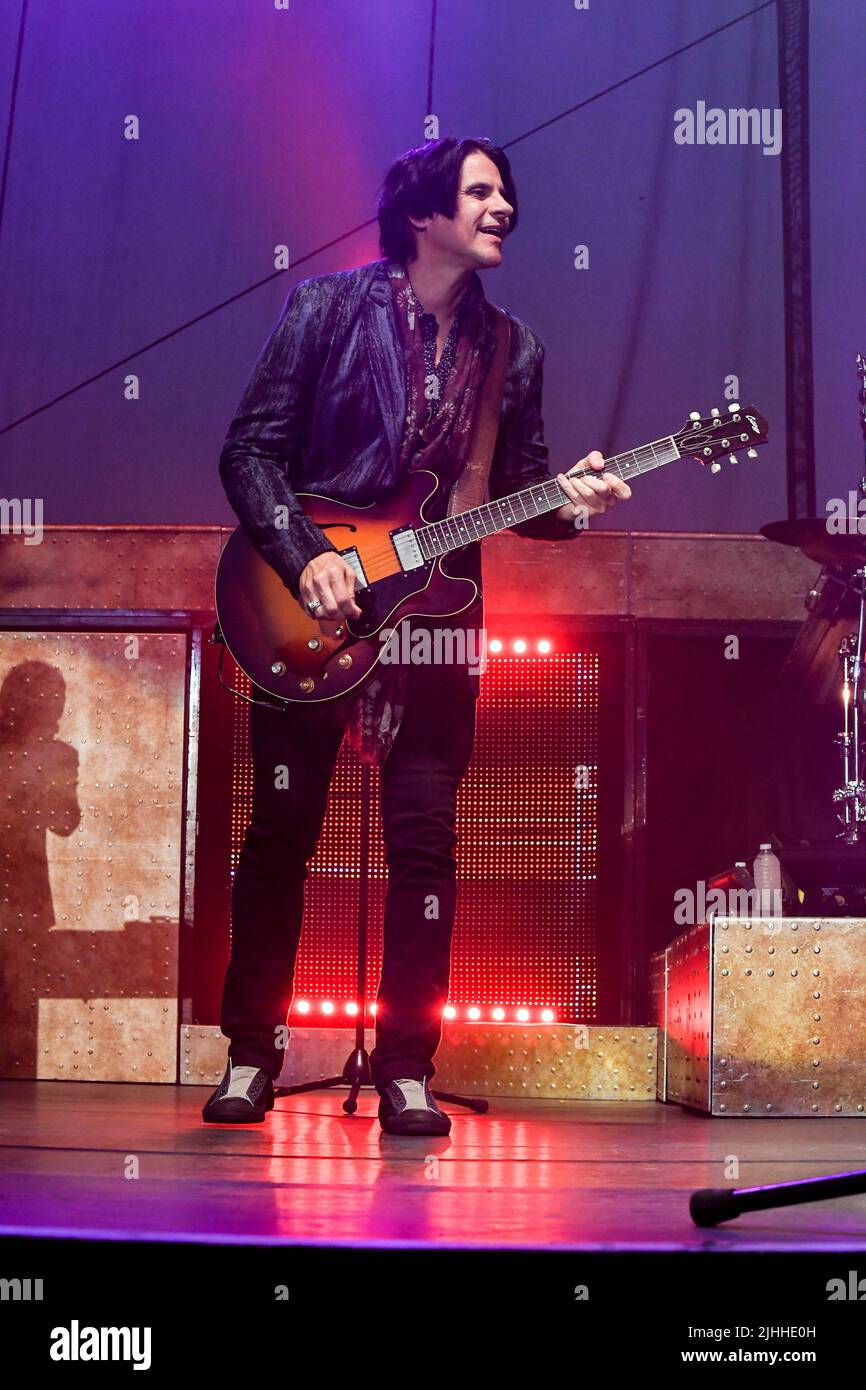Styx tour hi-res stock photography and images - Alamy