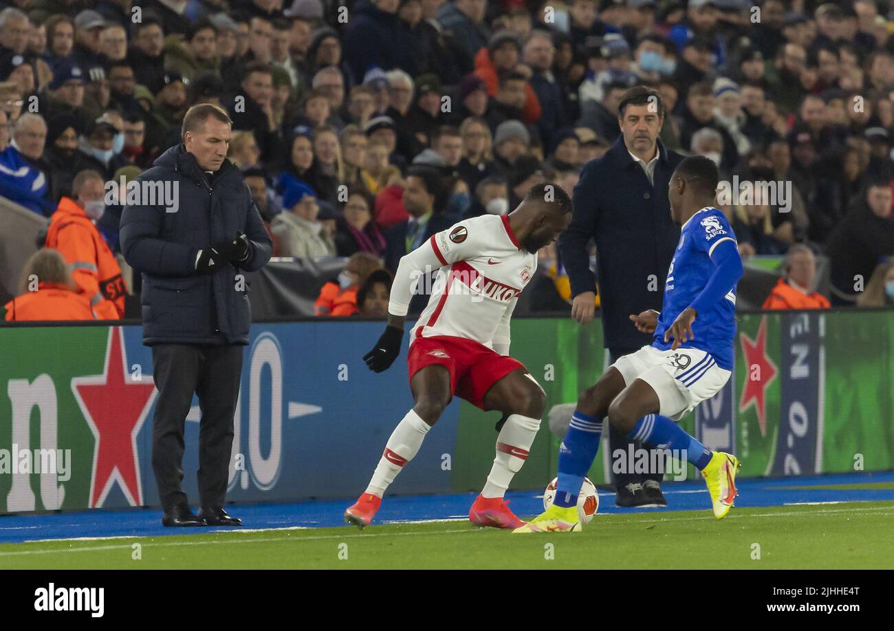Victor moses trophy hi-res stock photography and images - Alamy