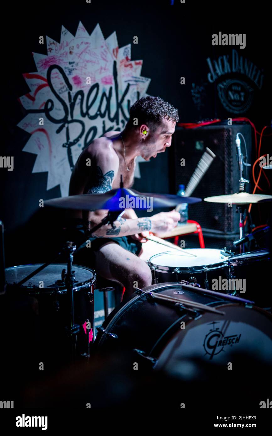 Edinburgh, Scotland. Mon 18 2022. Brighton post-punk band DITZ perform ...