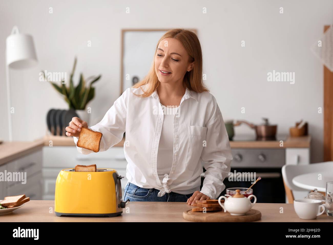 Jam making kitchen equipment hi-res stock photography and images - Alamy