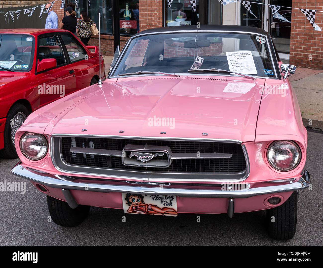 1967 pink ford mustang hi-res stock photography and images - Alamy