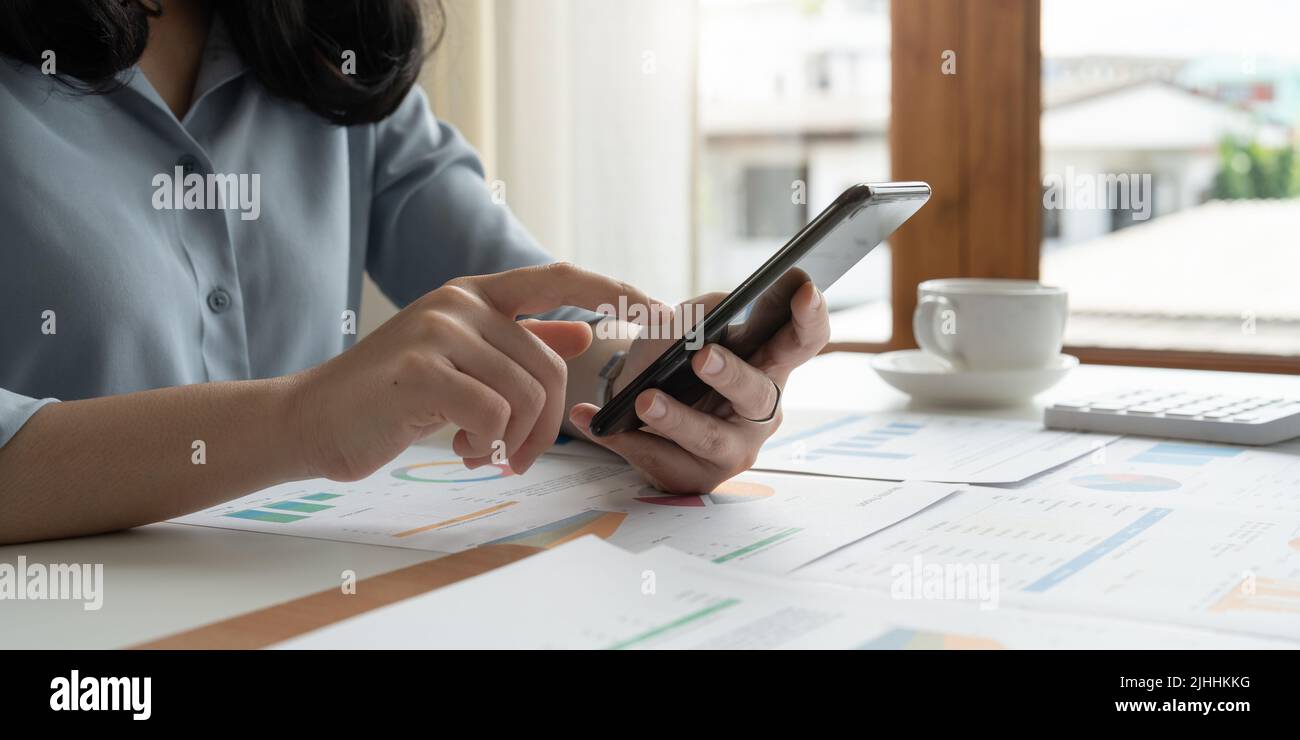 Laptop mobile chart hi-res stock photography and images - Alamy