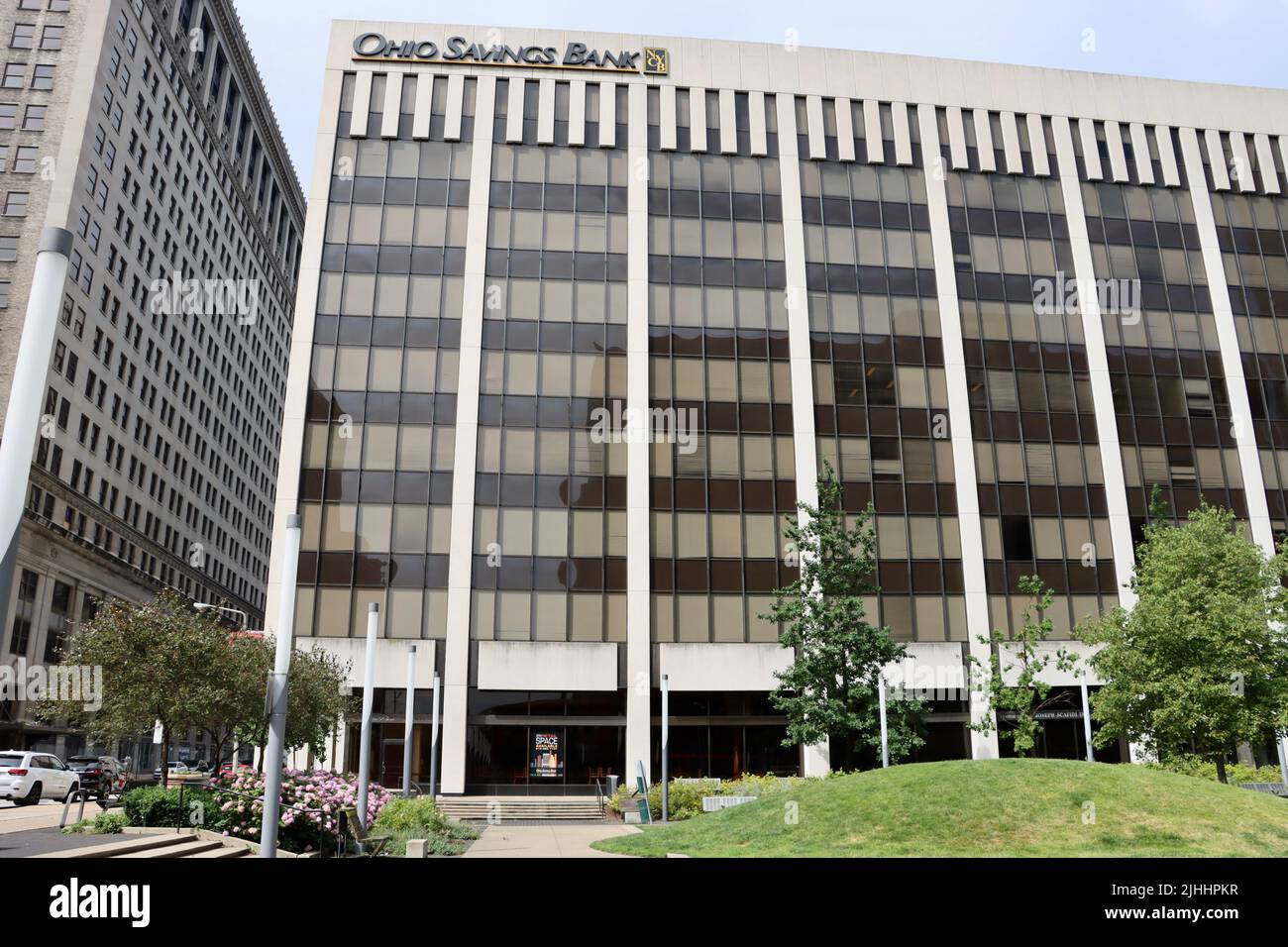 Downtown cleveland ohio savings bank hi-res stock photography and ...