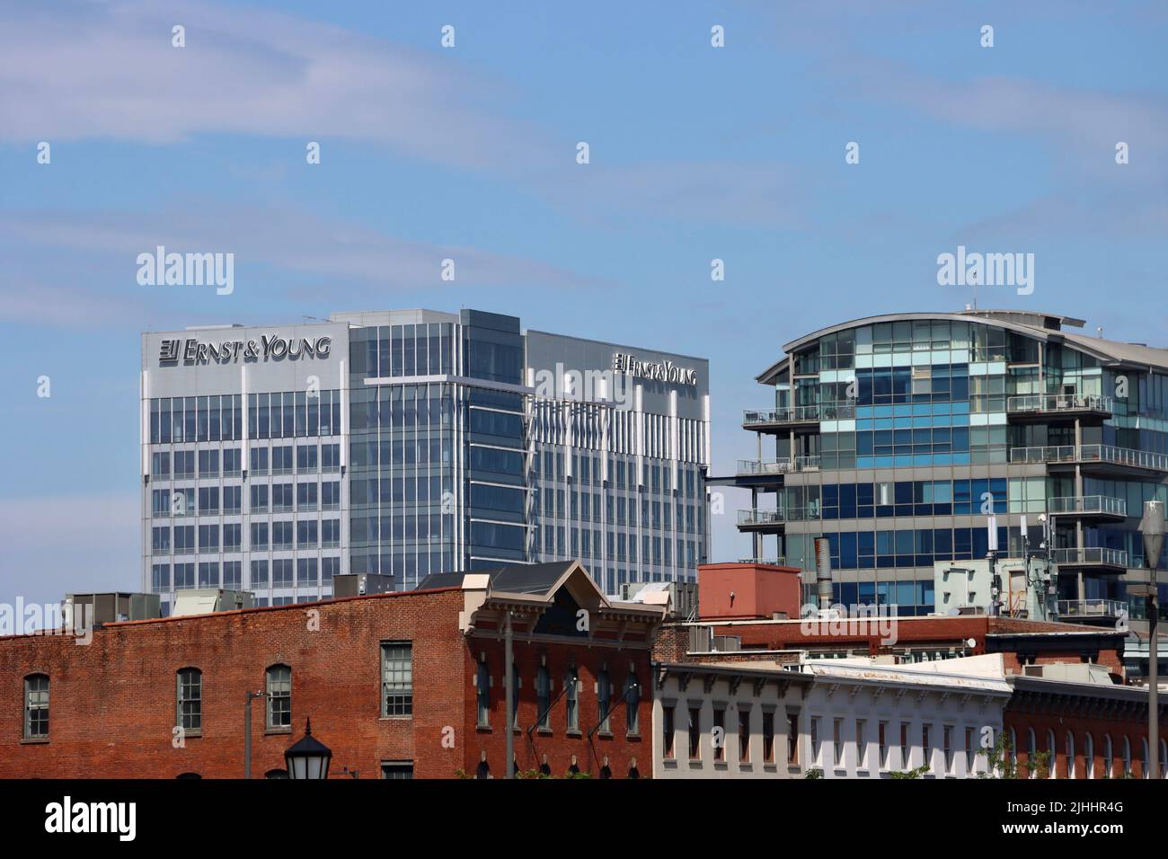 Ernst & Young building in Cleveland, June 2022 Stock Photo - Alamy