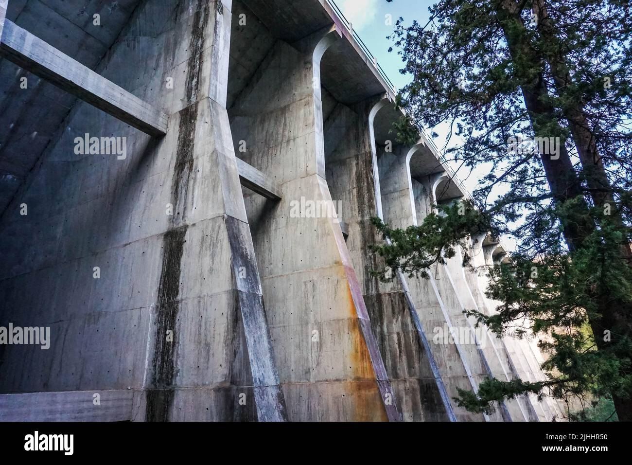 Building dam human hi-res stock photography and images - Alamy