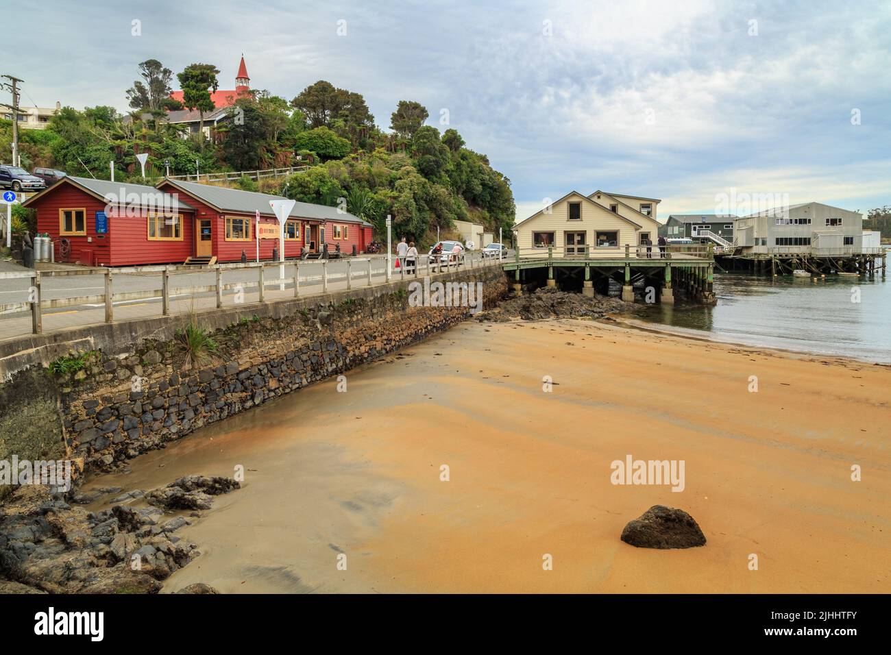The waterfront of the tiny settlement of Oban or Halfmoon Bay on ...