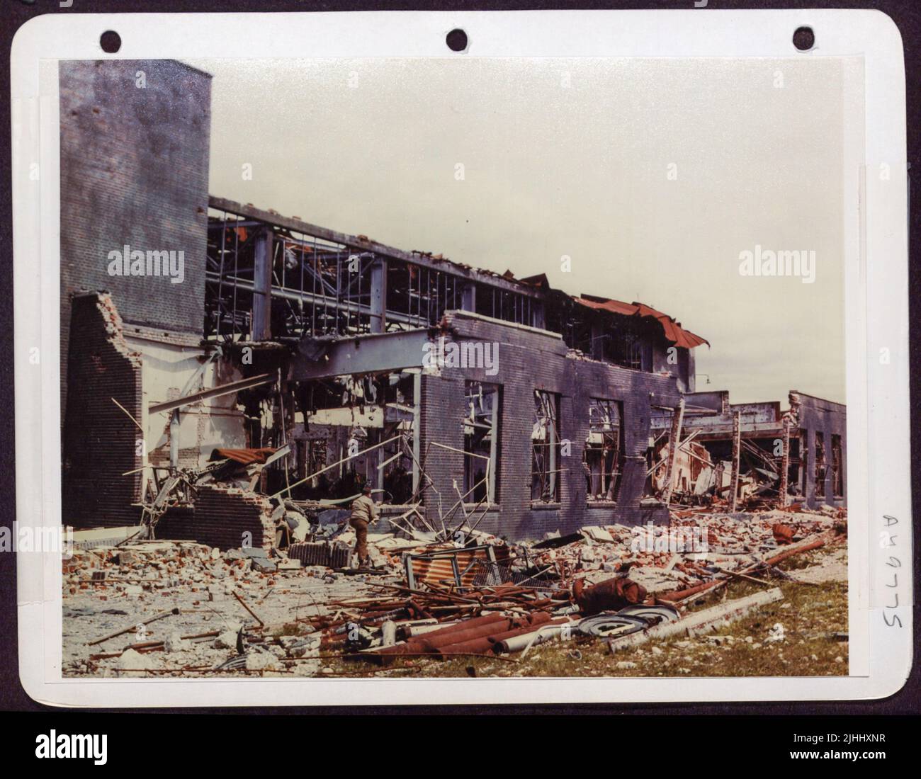 Ww2 aircraft hanger hi-res stock photography and images - Alamy