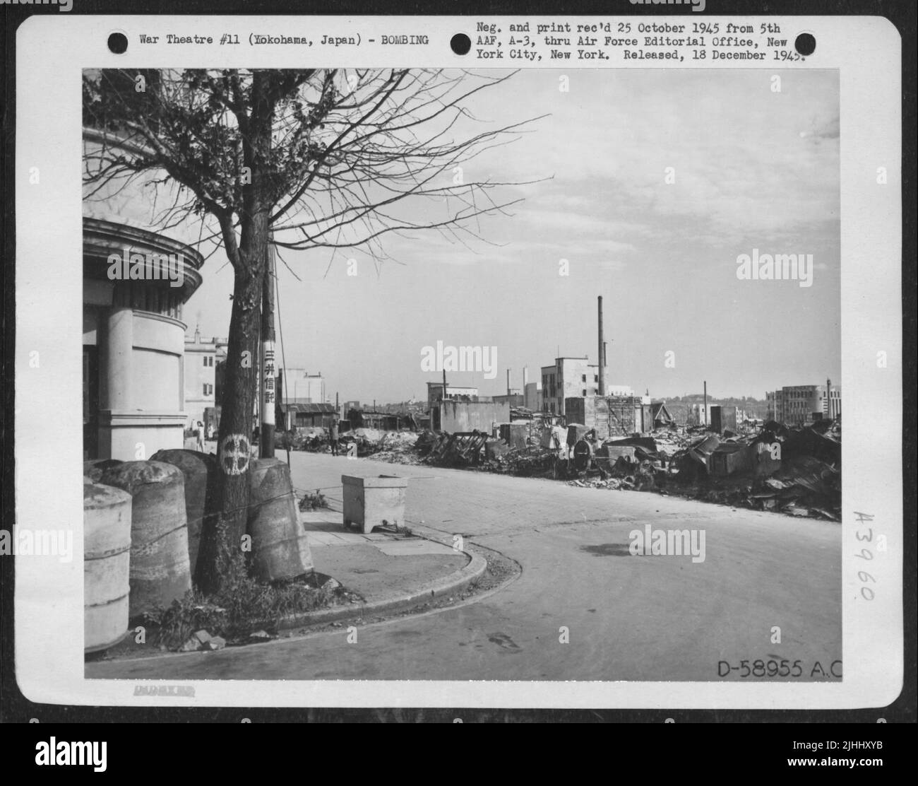 Second world war bomb damage hi-res stock photography and images - Alamy