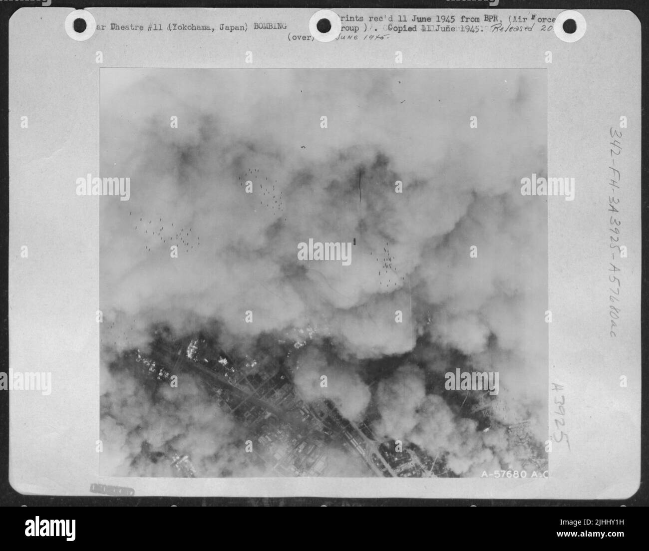Heavy incendiary bombs hi-res stock photography and images - Alamy