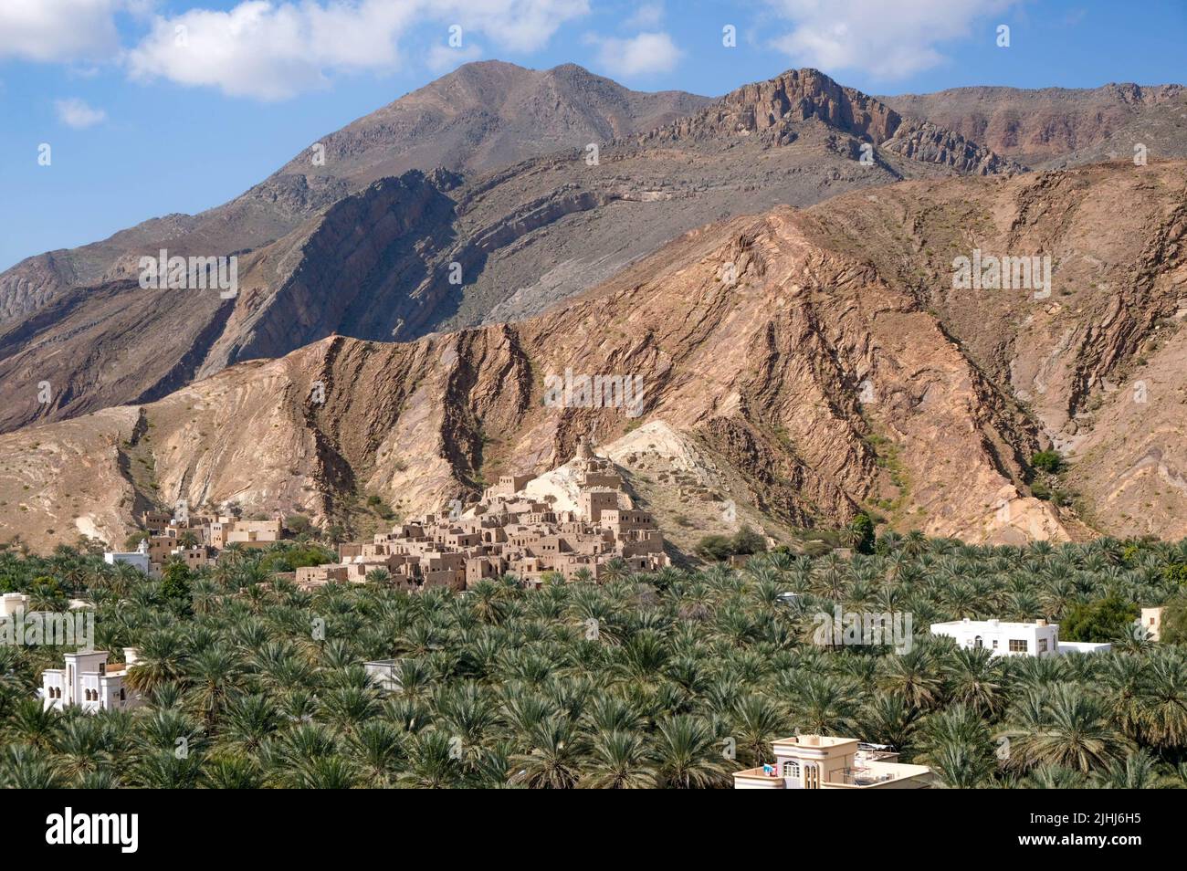 village in oman near palm tree oasis Stock Photo - Alamy