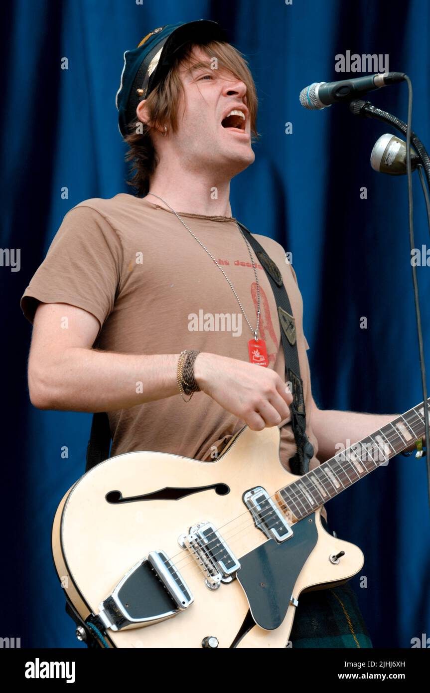 Courtney taylor taylor dandy warhols performing hi-res stock ...
