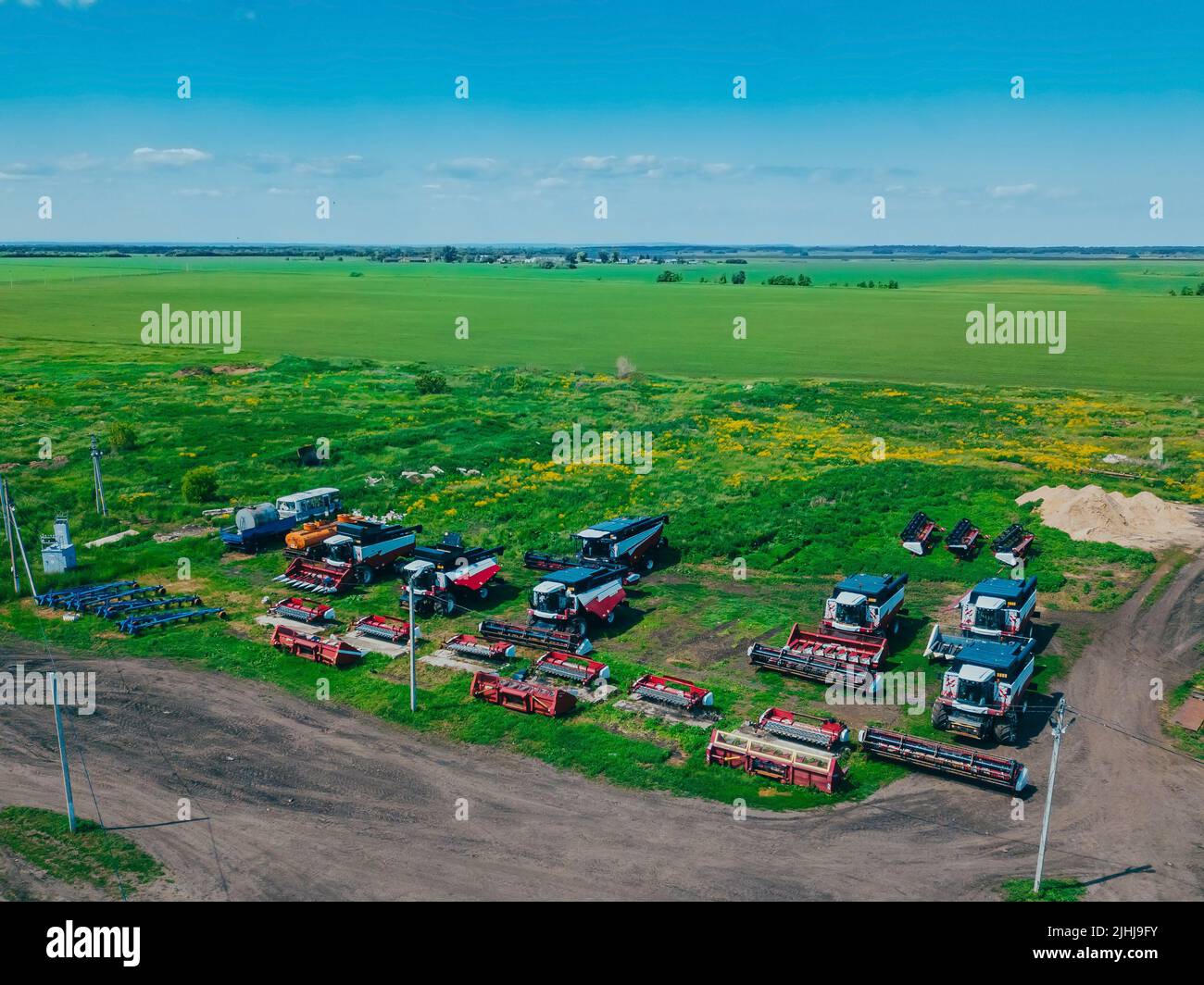 Combines agricultural machine hi-res stock photography and images - Alamy