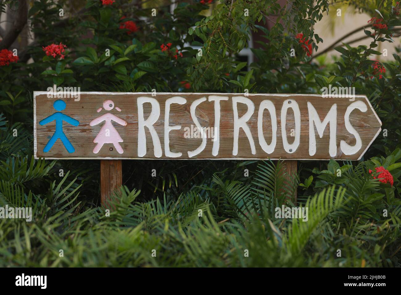 Restroom Sign Outdoors Stock Photo - Alamy